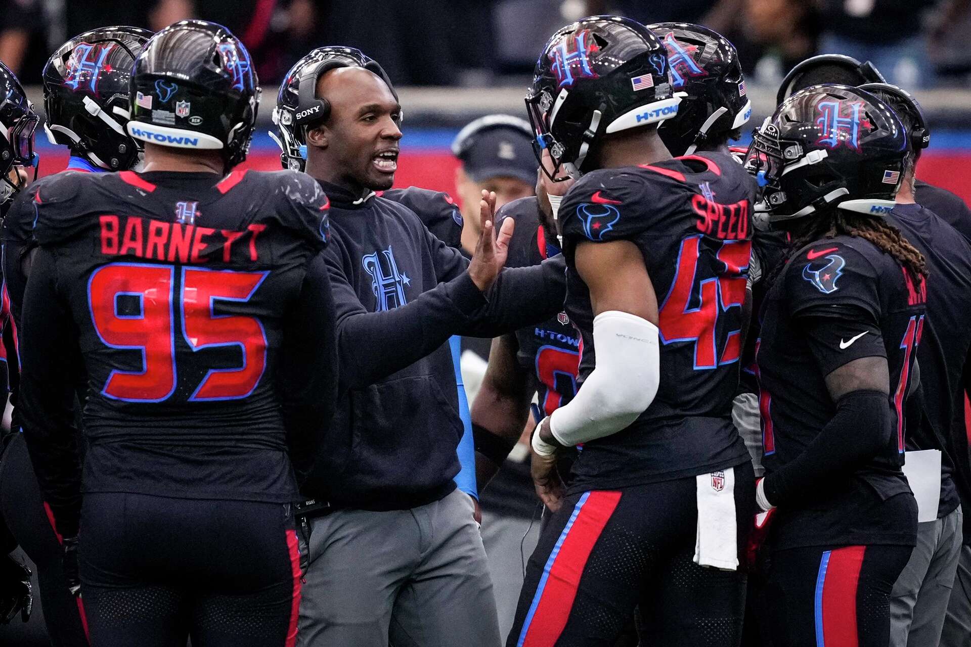 Who do Houston Texans play in playoffs? A first look at Steelers
