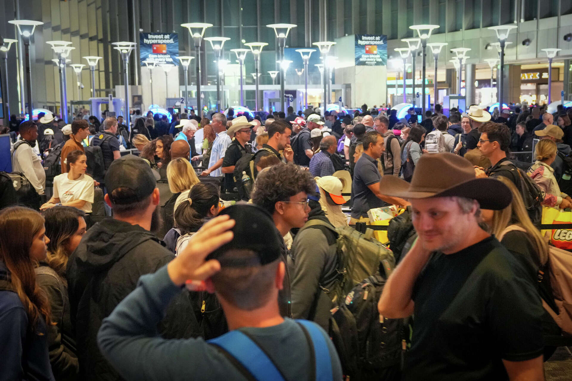 Texas airport ranked top 10 for longest TSA wait this holiday season