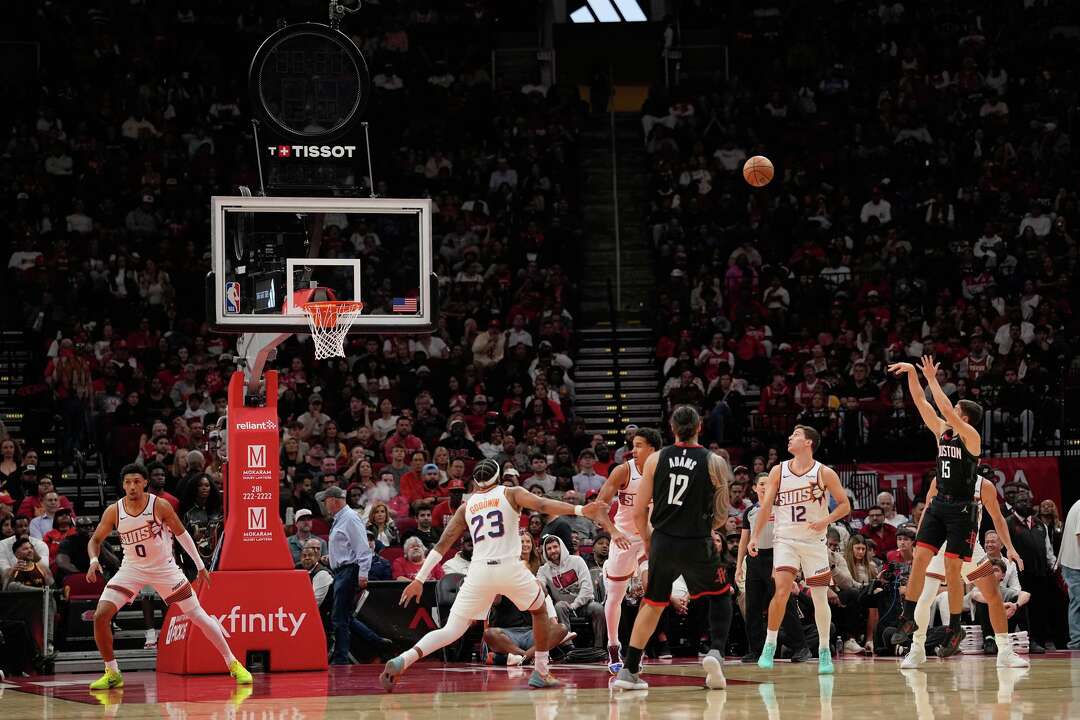 Clock and scoreboard malfunction delays Rockets vs. Suns game