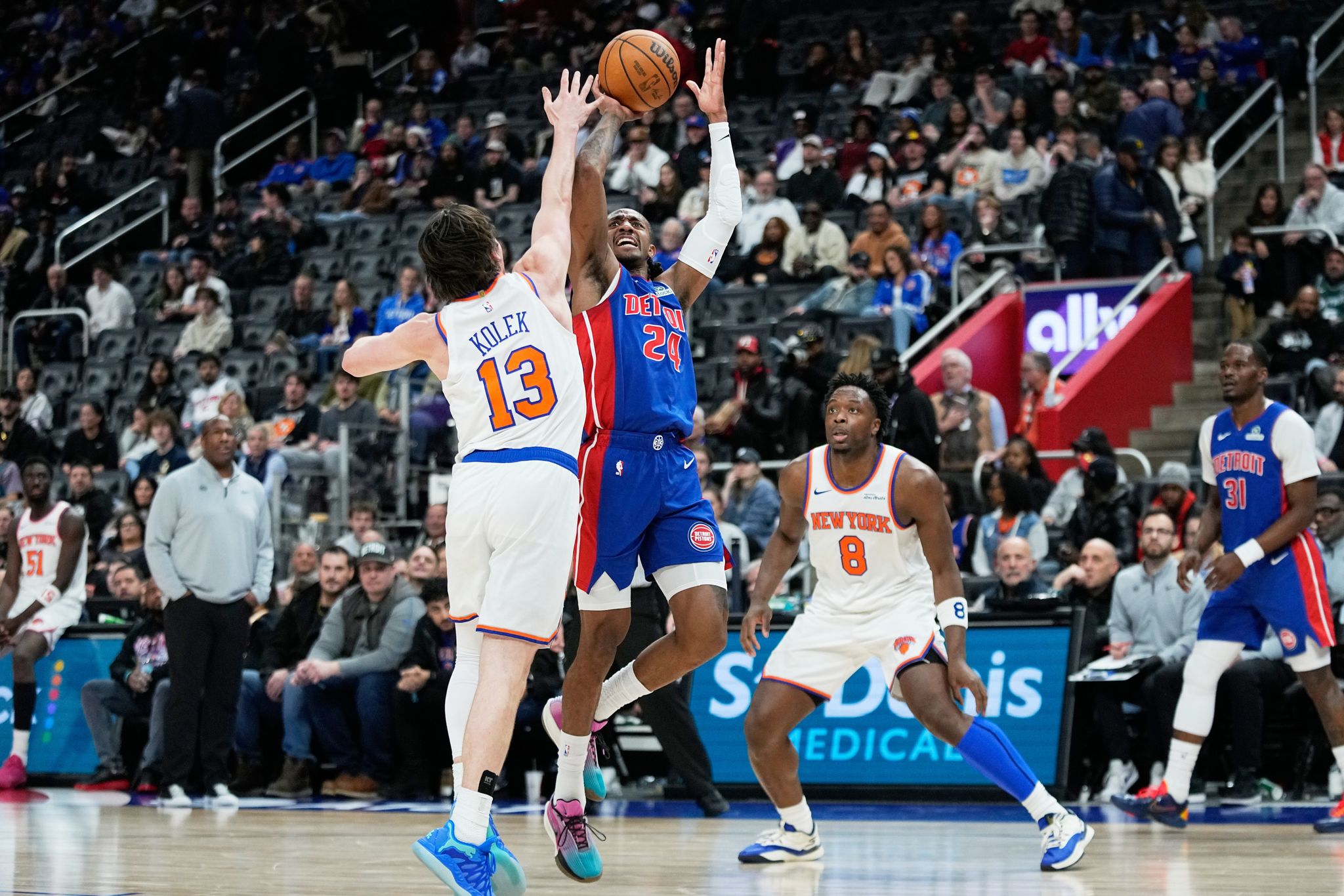 Cunningham helps Pistons beat Knicks 121-90