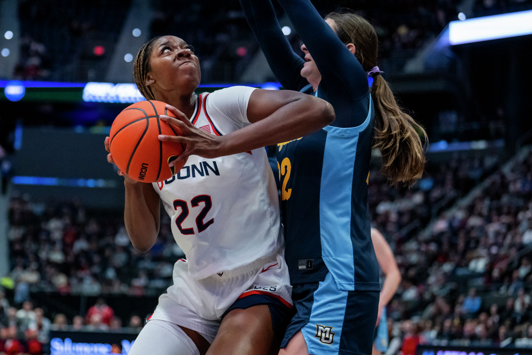 How Serah Williams, Jana El Alfy help UConn prepare for March