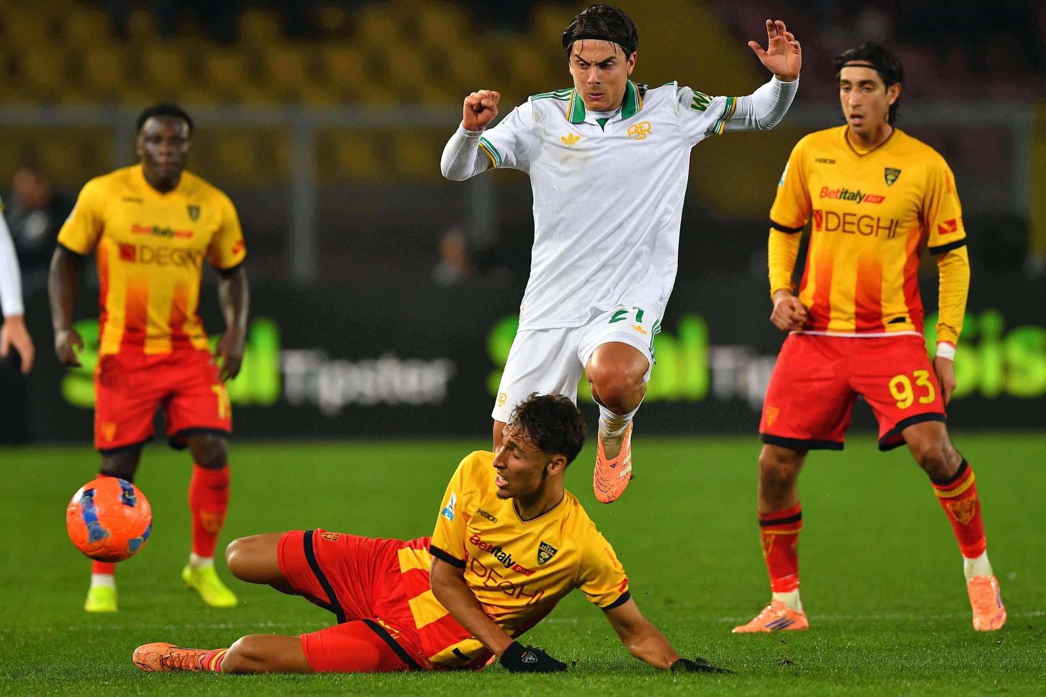 Roma bounces back with a 2-0 win at Lecce in Serie A