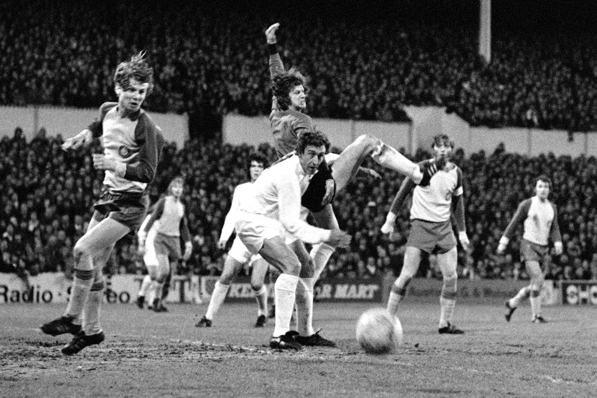 Tottenham great Martin Chivers dies at age 80