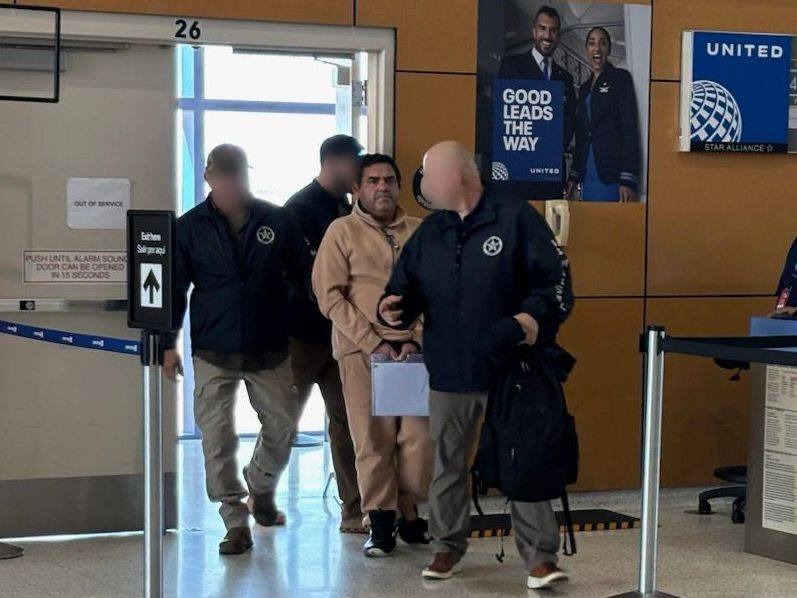 Stephen Curry y Jimmy Butler lideran a Warriors en victoria 120-113 ...