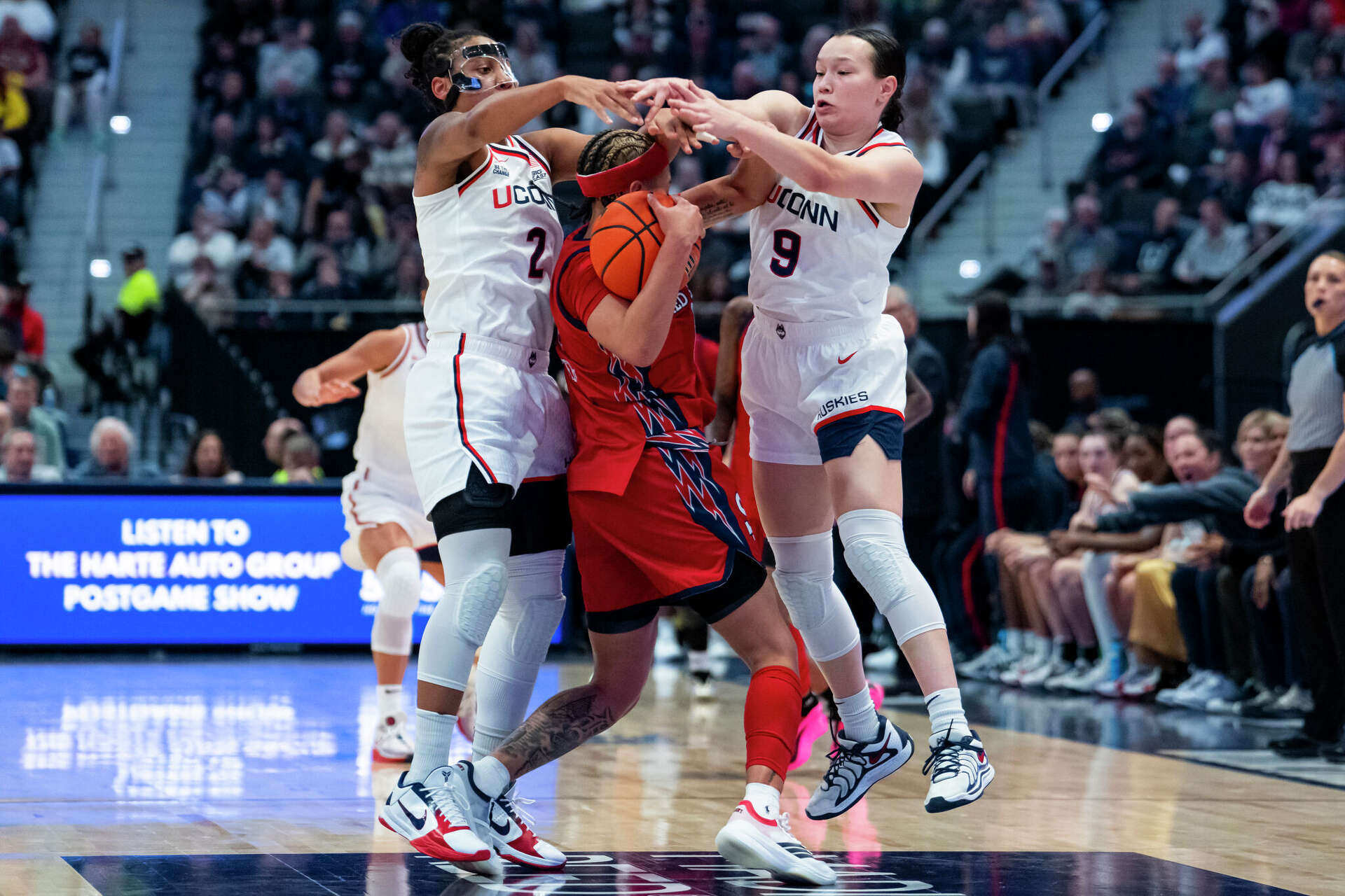 UConn women's basketball's defense fuels its victory over St. John's