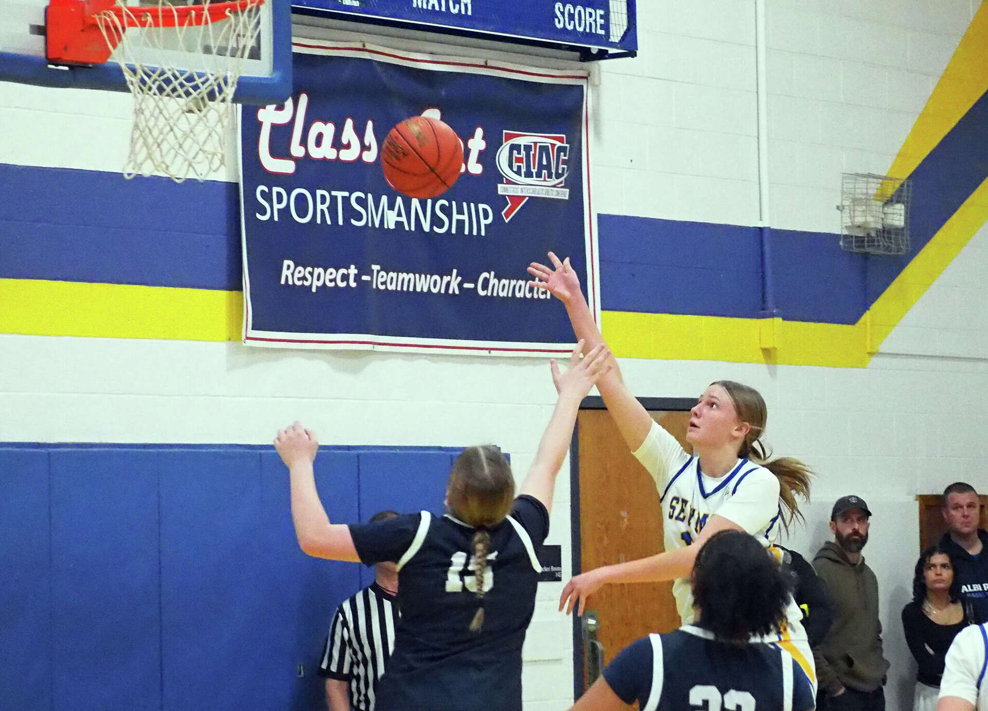 Trio of juniors has Seymour girls hoop poised for championship run