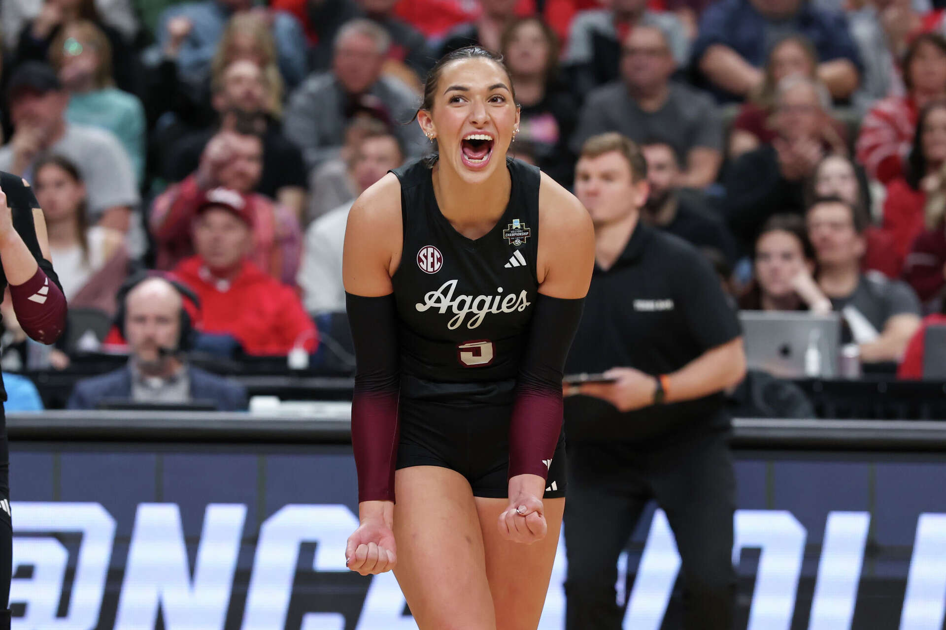Texas A&M volleyball player's quick turnaround from champ to pro
