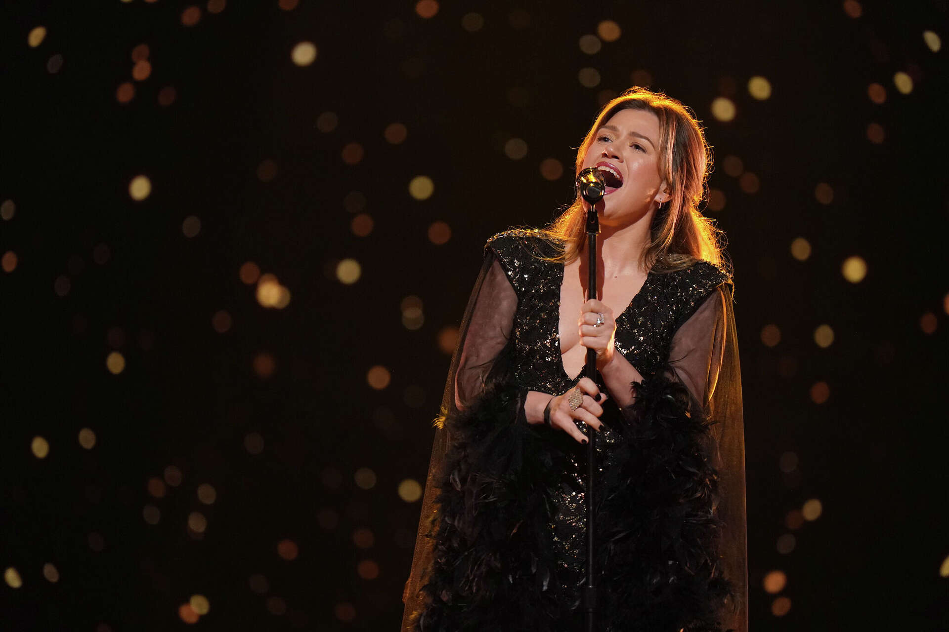 What to know about Kelly Clarkson's return to the Houston rodeo