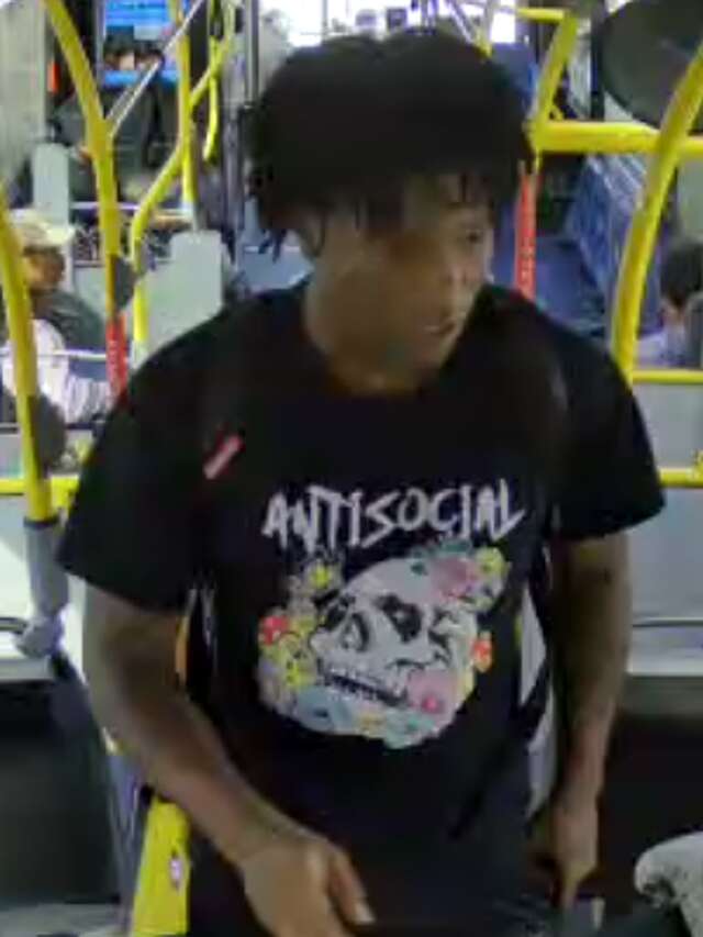Houston police release suspect images in fatal METRO bus shooting