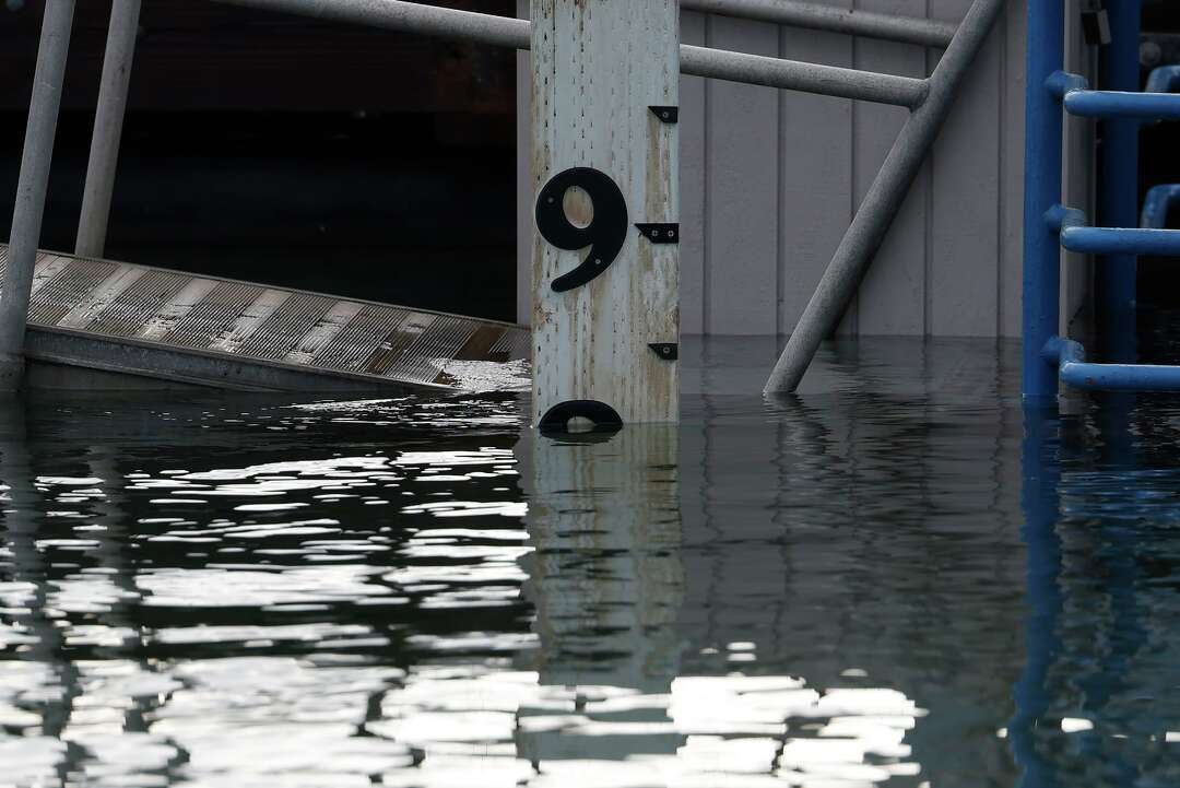 California and US tide charts rely on out-of-date sea level rise data