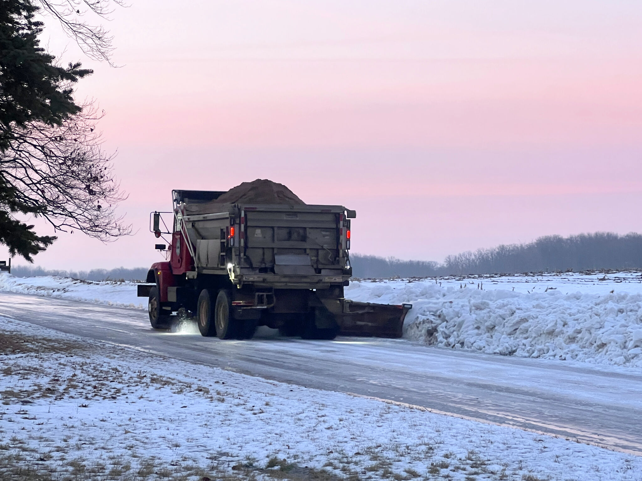 Davis' 18 help LIU beat Mercyhurst 60-58