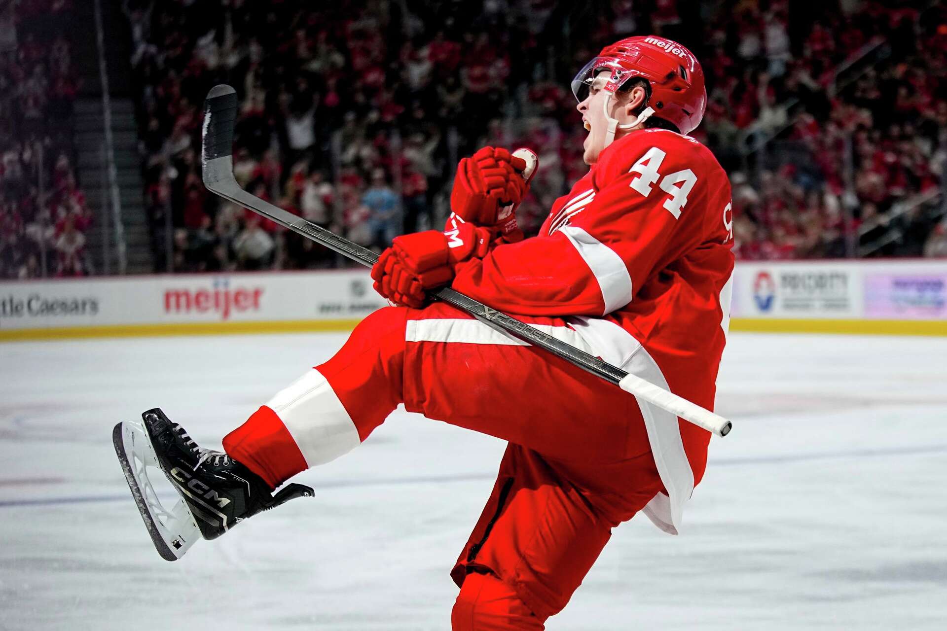 Patrick Kane scores twice to reach 500 goals in Red Wings' 5-1 win over ...
