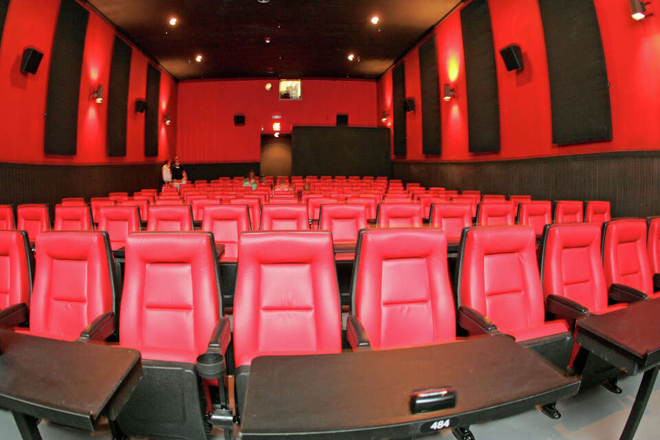 Conroe's Star Cinema Grill movie theater closes after 17 years