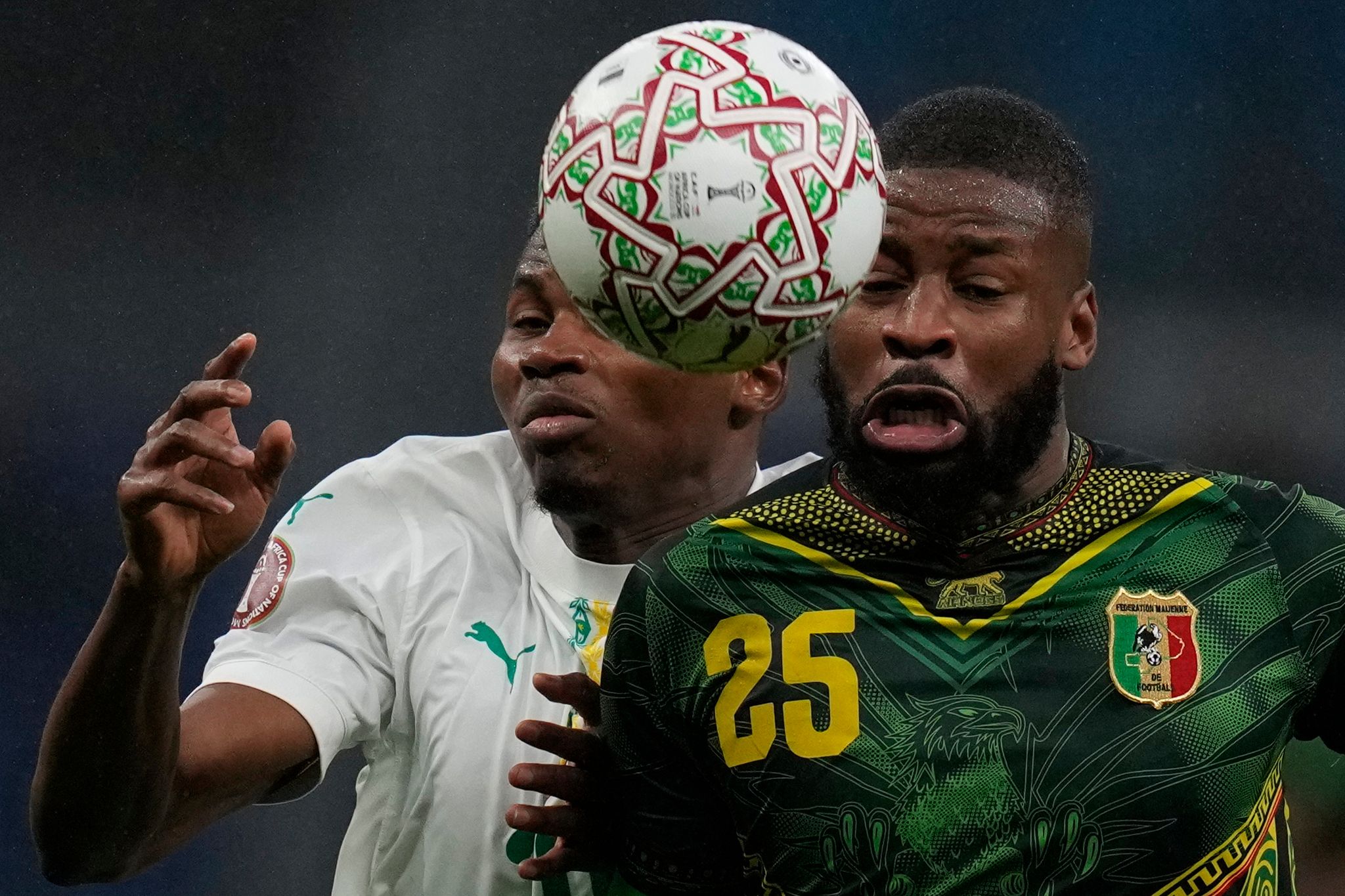 Senegal edges 10-man Mali to book Africa Cup semifinal
