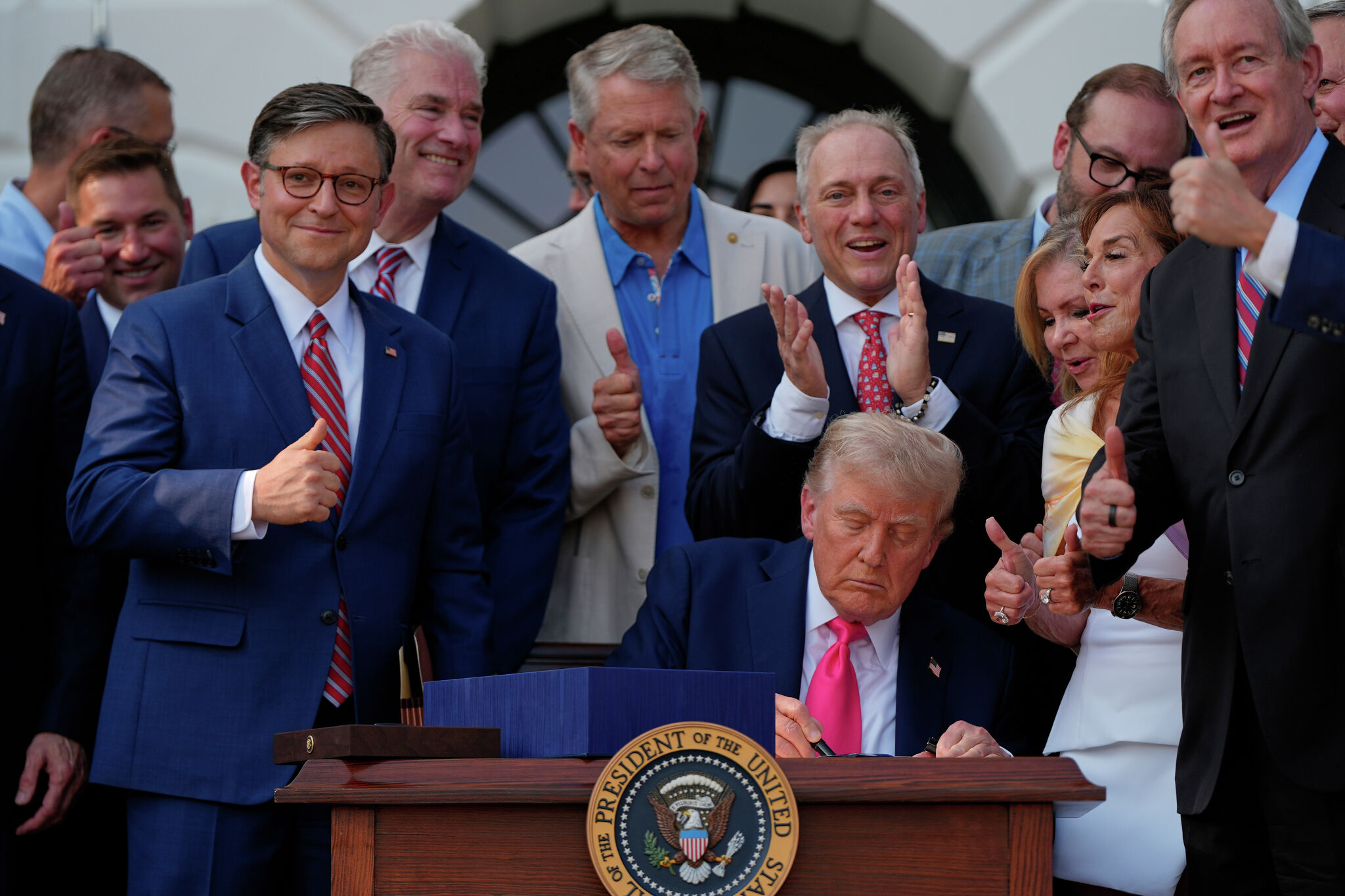 More than 12K bear sightings were reported in CT in 2025, DEEP says