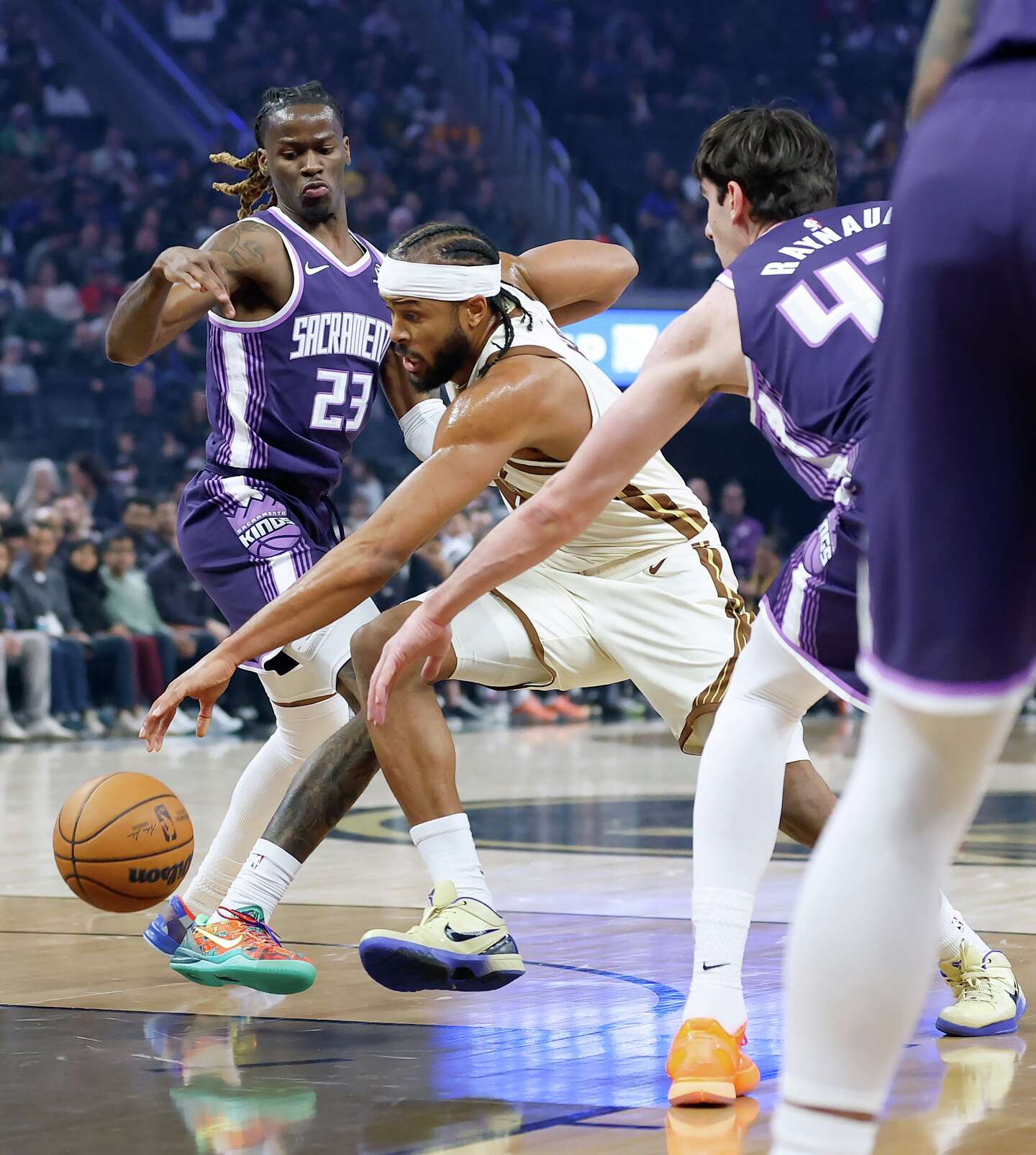 Warriors ride Steph Curry and a 2nd-half, 2nd-unit surge to rout Kings