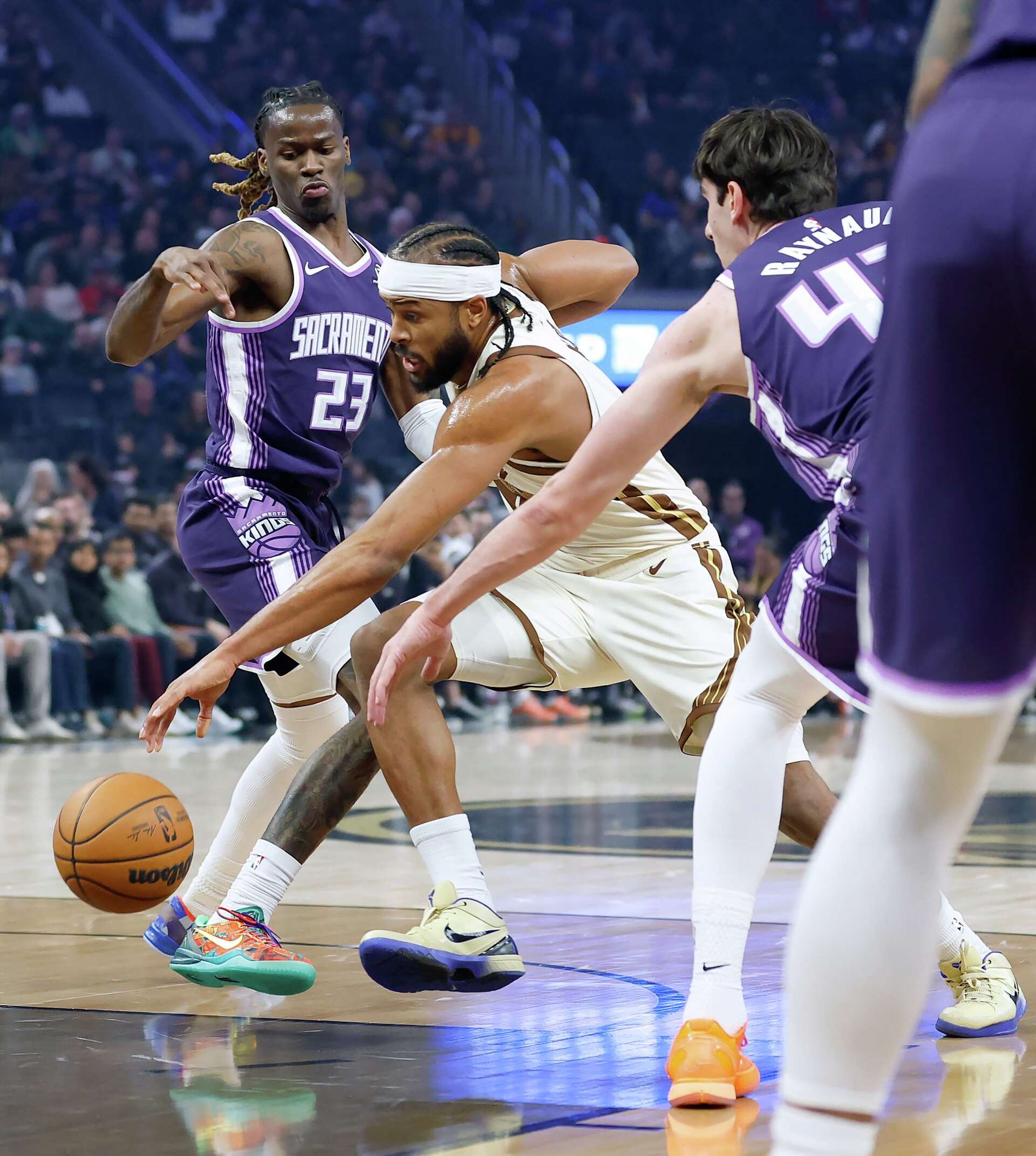 Warriors ride Steph Curry and a 2nd-half, 2nd-unit surge to rout Kings