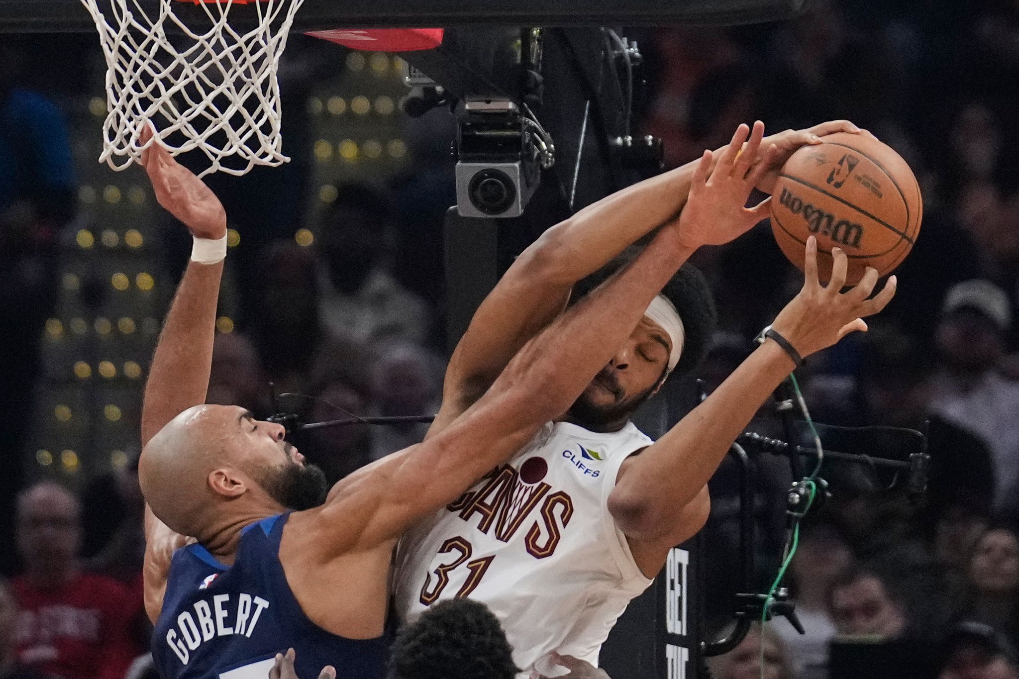 Timberwolves' Rudy Gobert will serve 1-game suspension against Bucks
