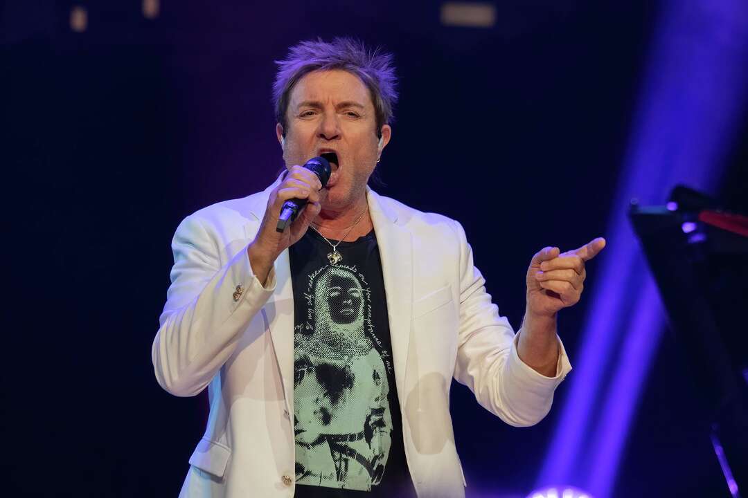 Duran Duran honors ICE shooting victim at California show