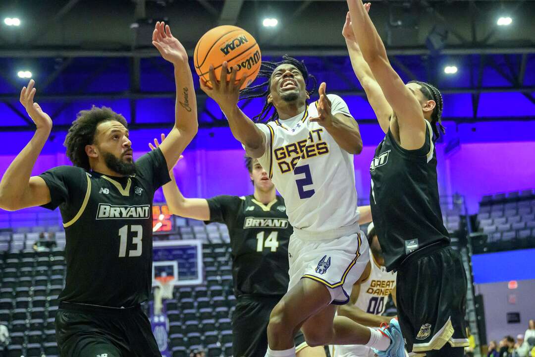 UAlbany basketball star Amir Lindsey set to enter transfer portal