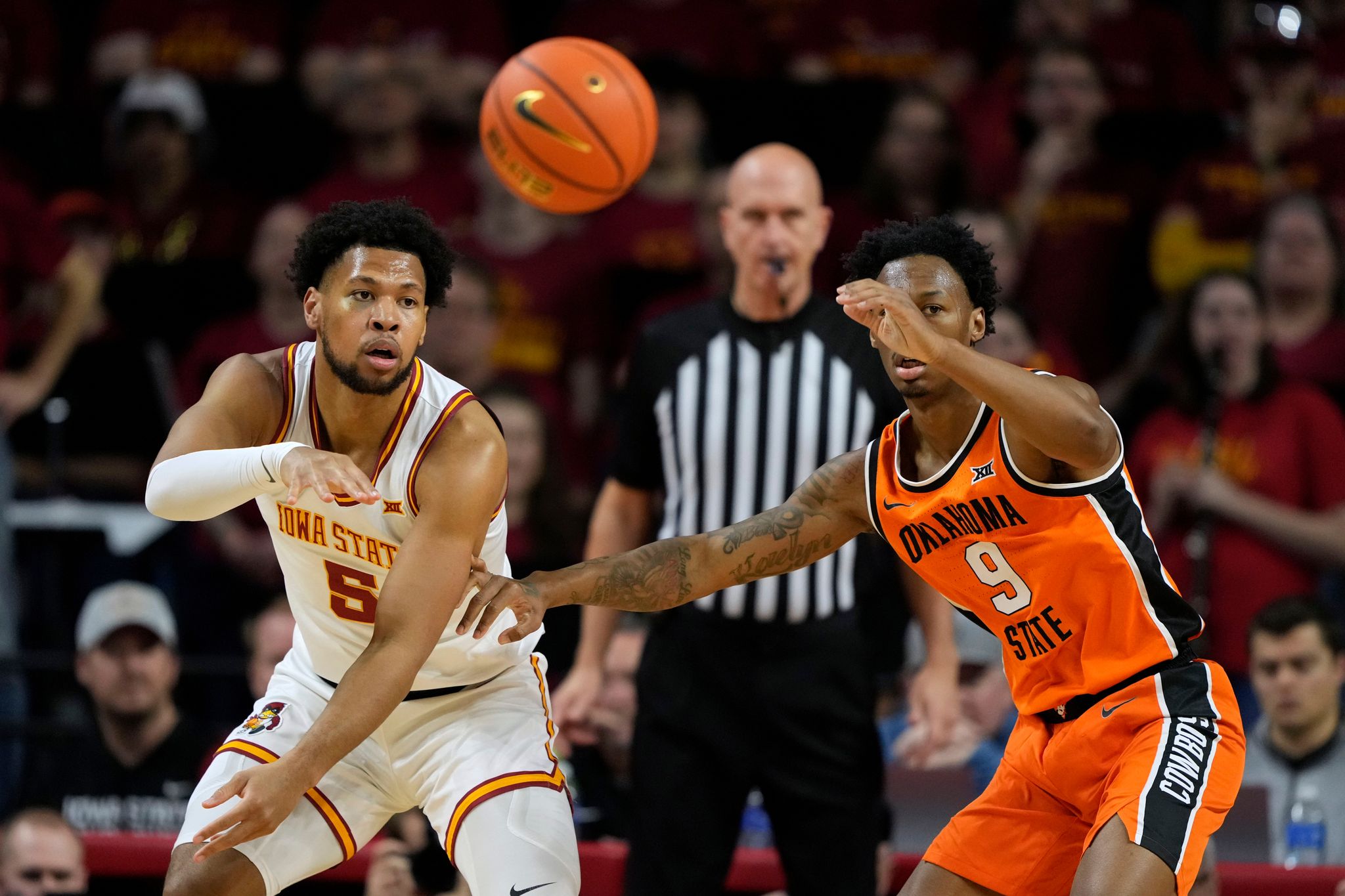 No. 3 Iowa State takes control late in 1st half vs. Oklahoma State and ...