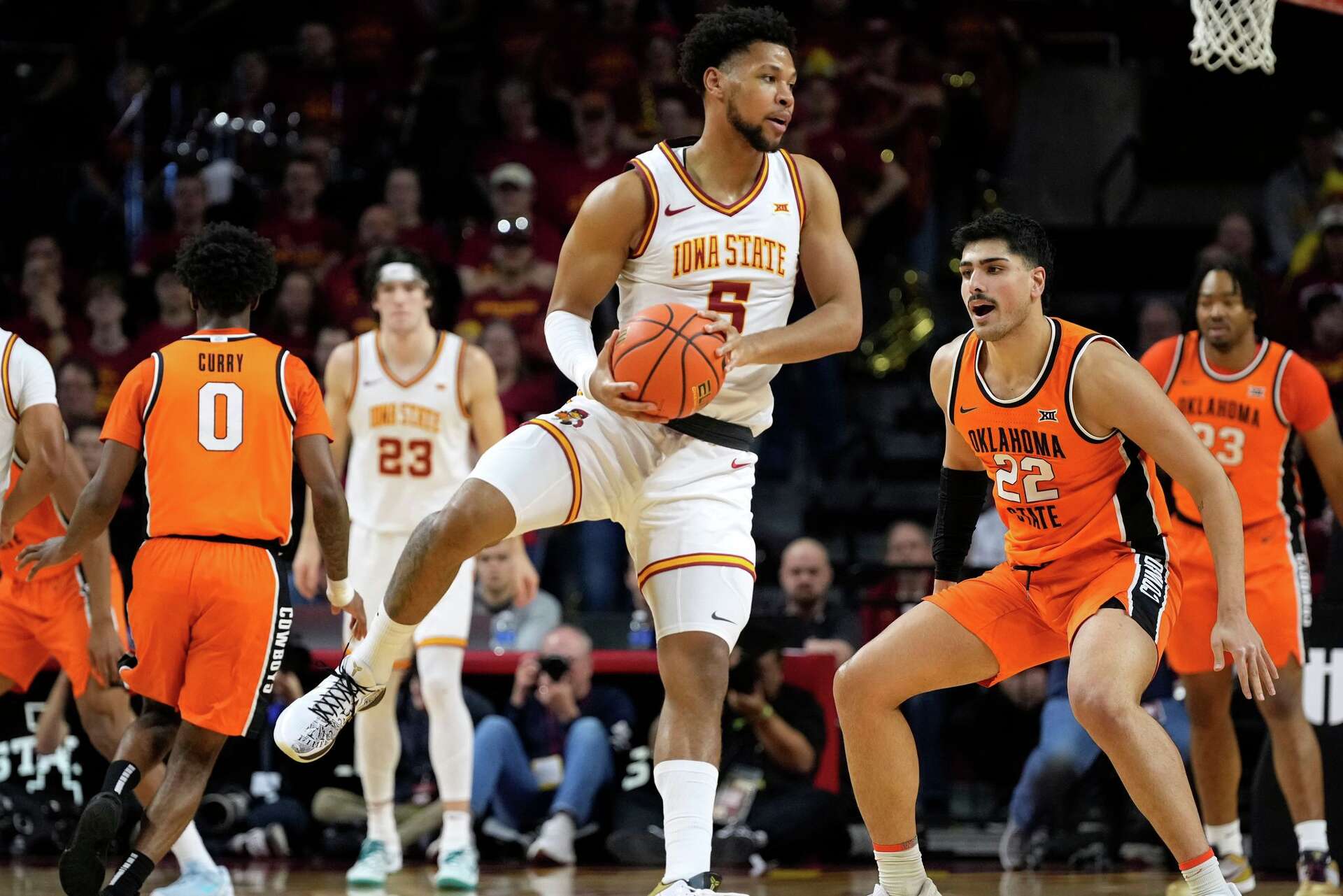 No. 3 Iowa State takes control late in 1st half vs. Oklahoma State and ...