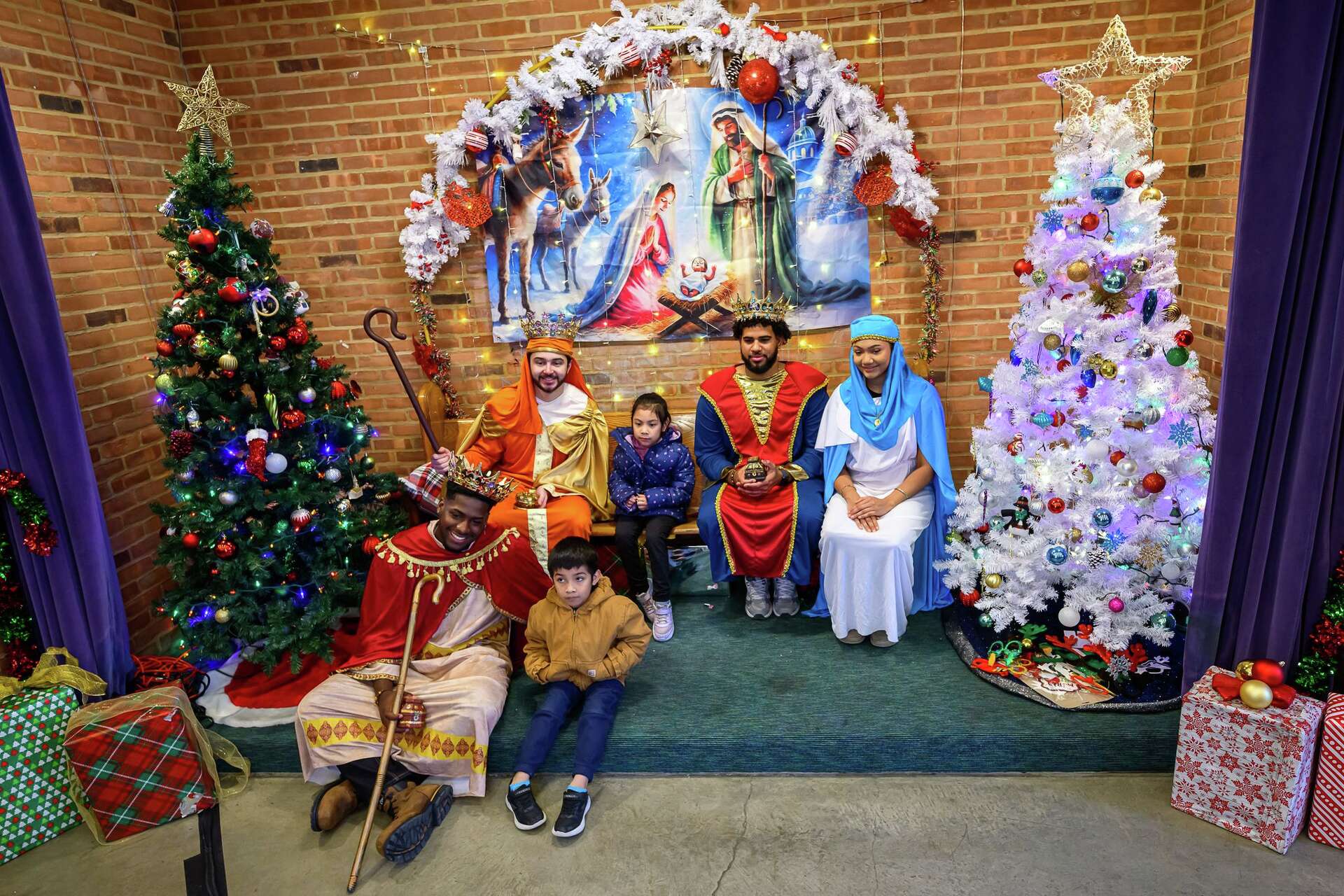 Photos: Families celebrate Three Kings Day in Albany