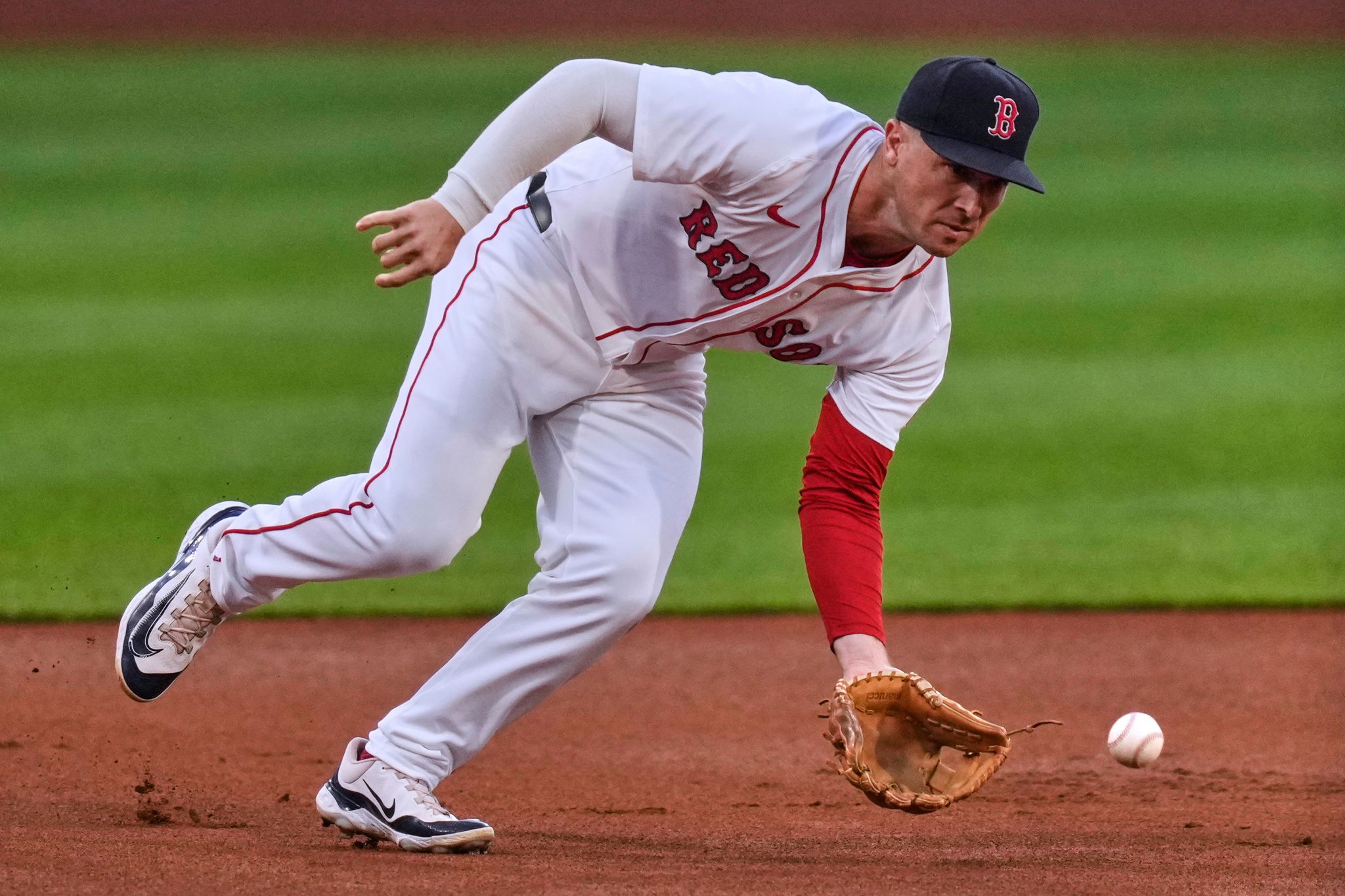 Chicago Cubs finalize contract with All-Star third baseman Alex Bregman