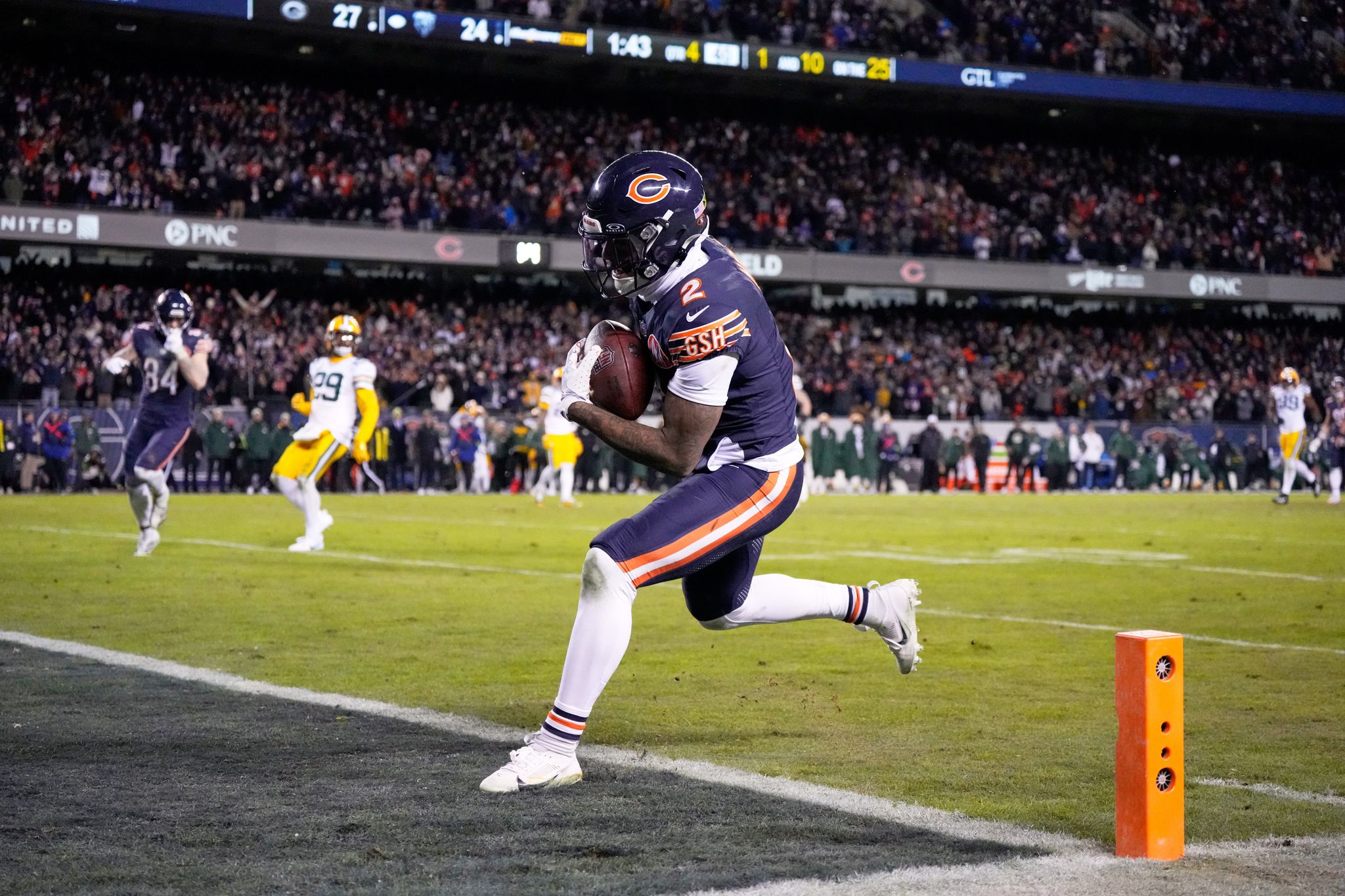 Caleb Williams rallies Bears from 18 points down for 31-27 playoff win ...