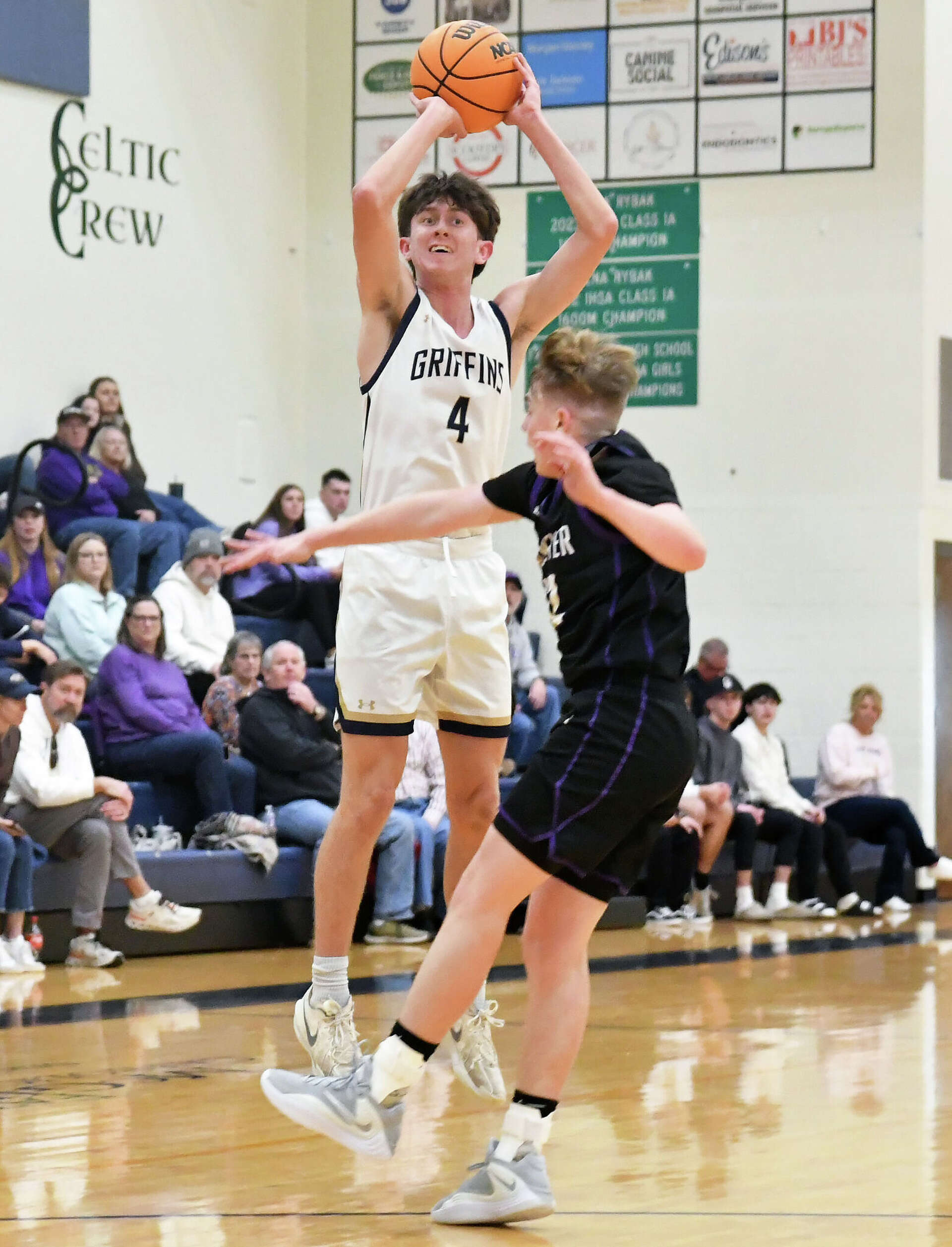 Father McGivney boys basketball takes on Valmeyer