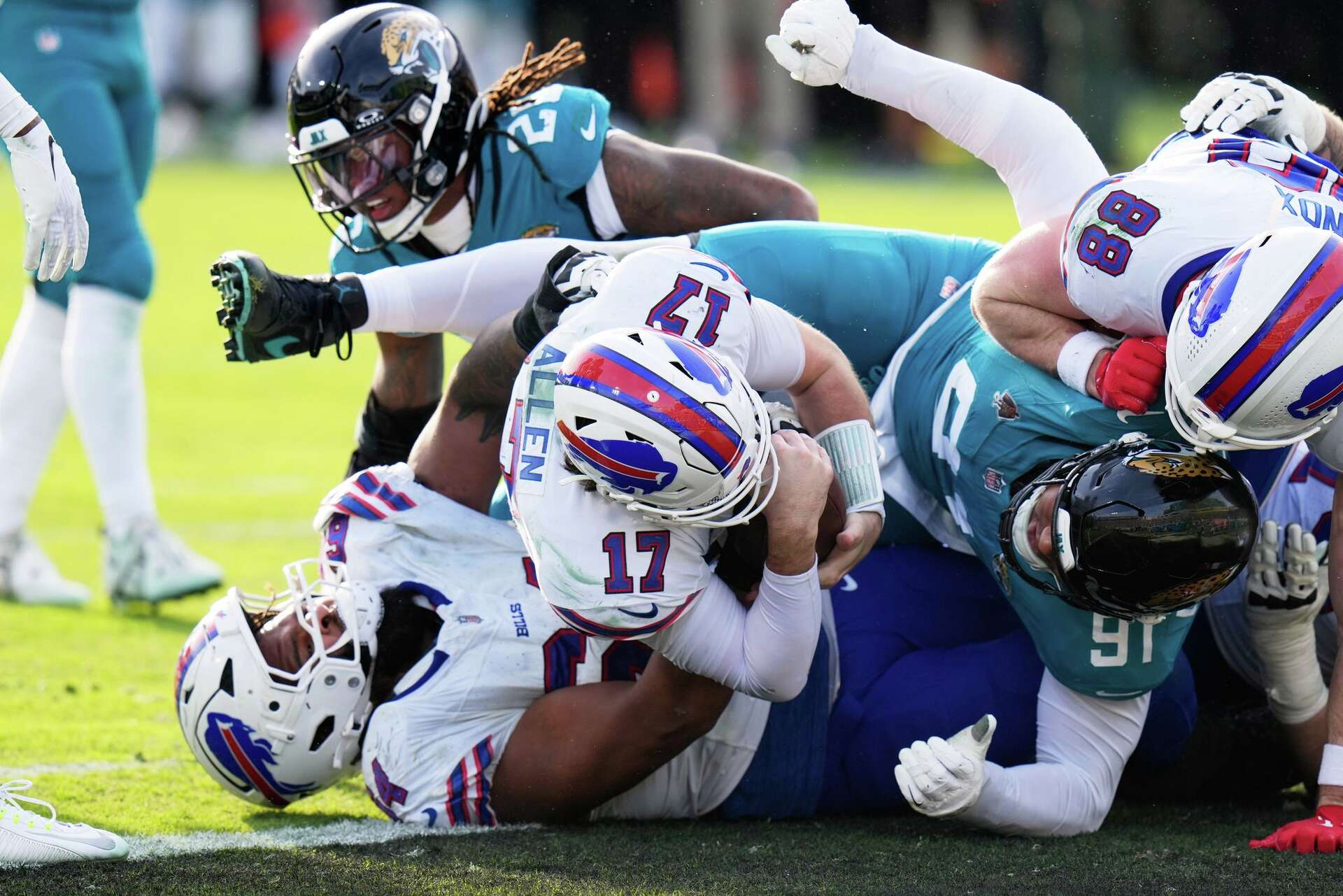 Josh Allen carries Bills to 27-24 win at Jags for Buffalo's first road ...