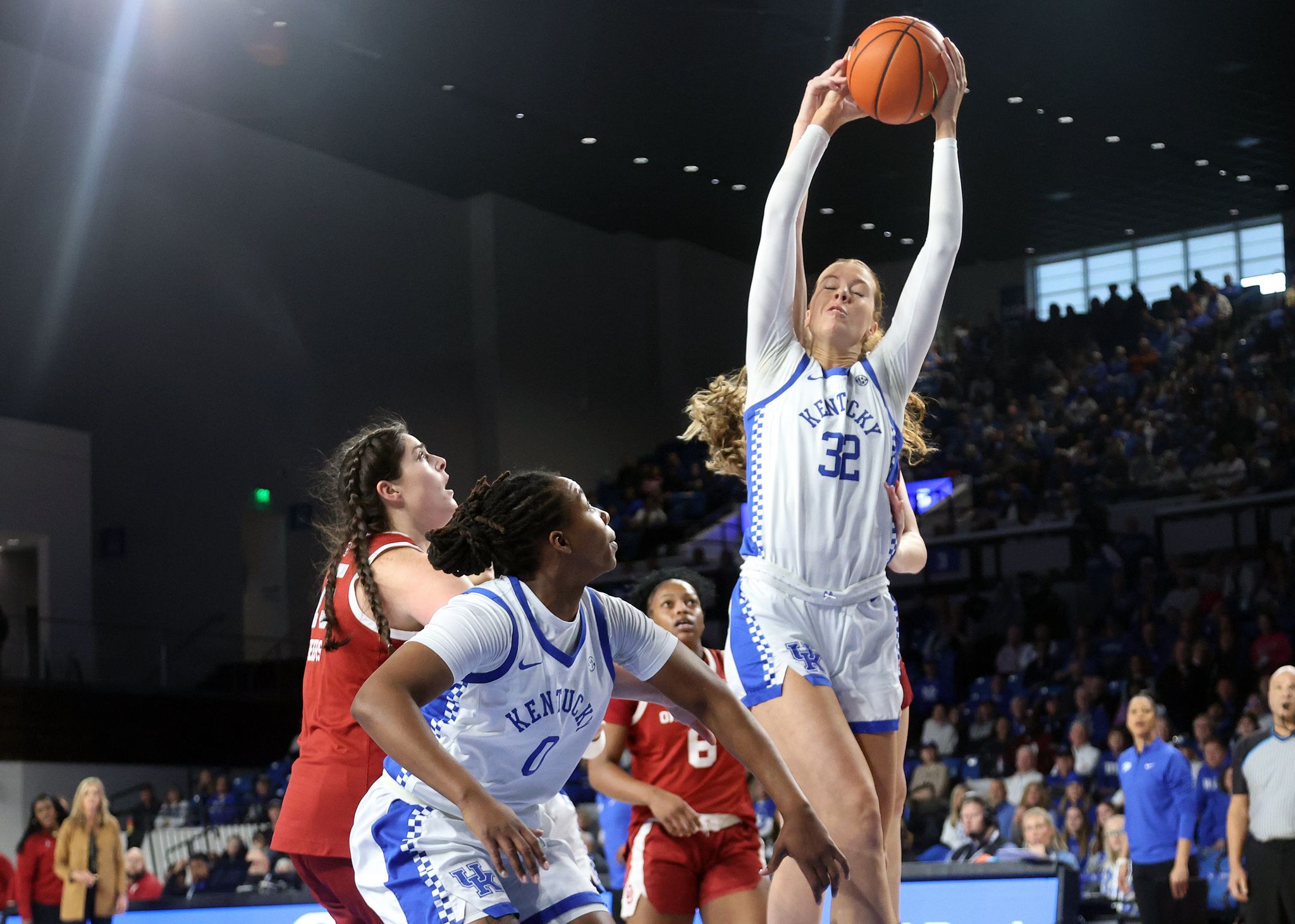 Morgan helps Kentucky rally from 13-point deficit to beat Oklahoma 63-57