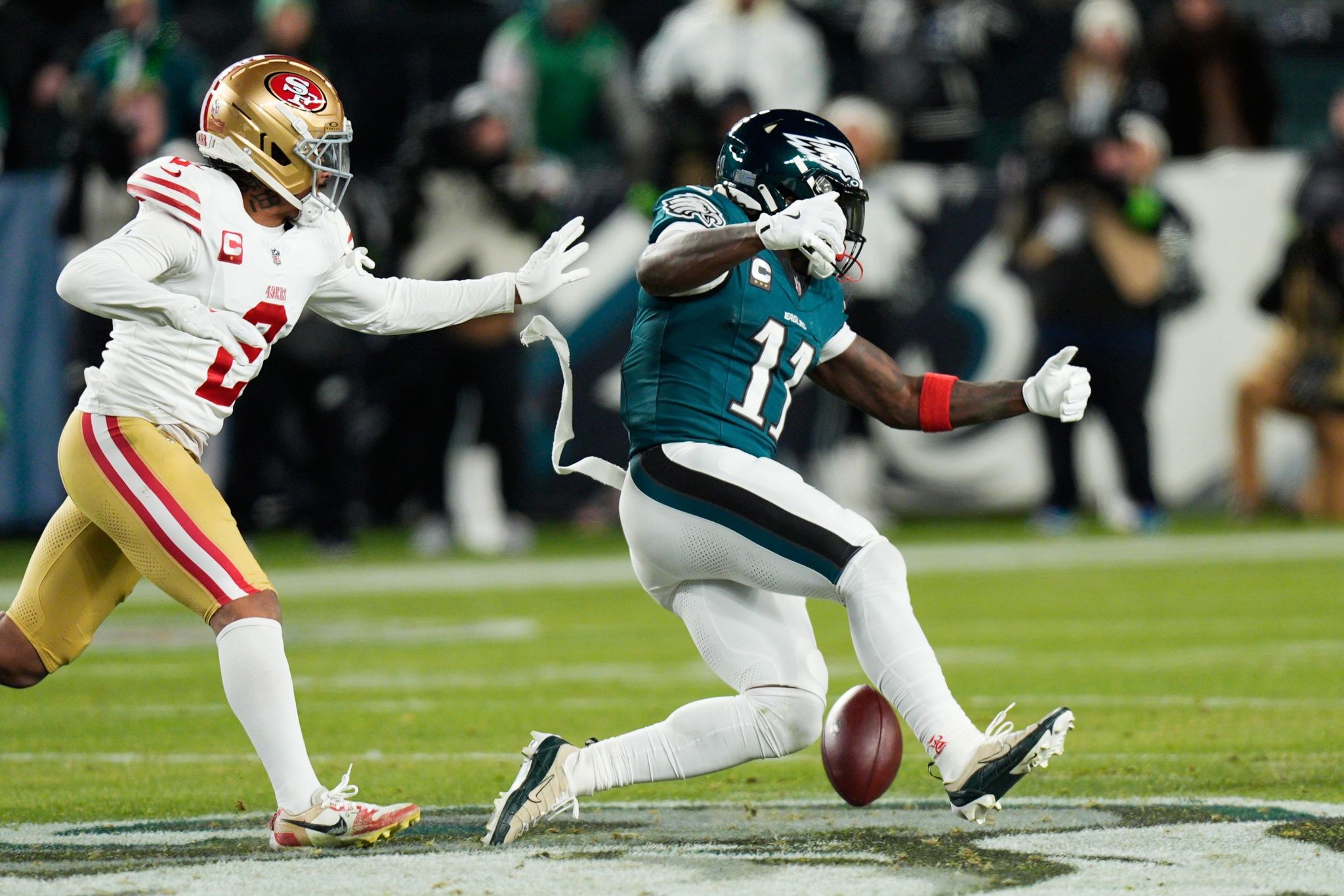 Eagles' season-long issues apparent in playoff loss to 49ers, sideline ...