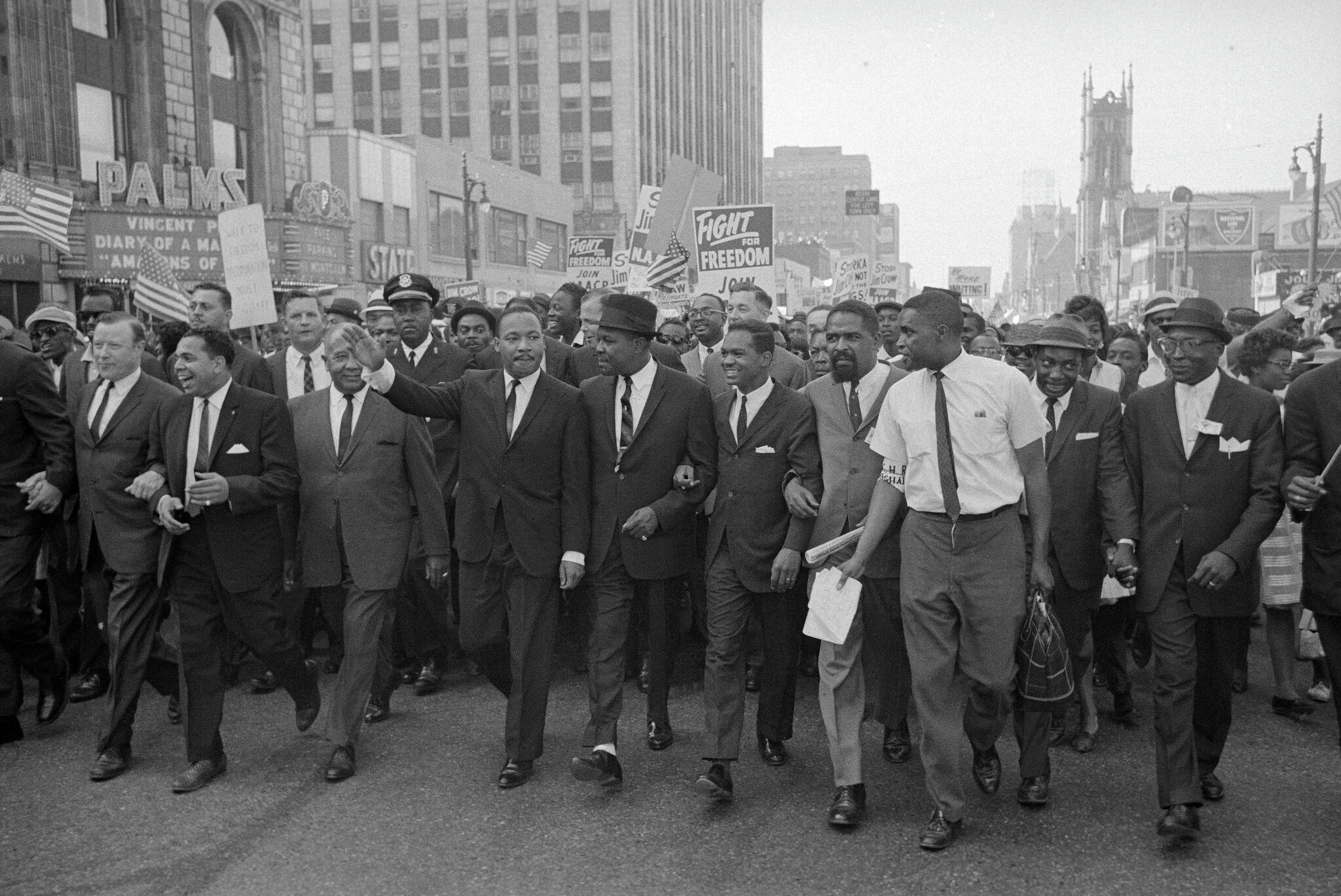 Grains mostly lower, livestock mixed