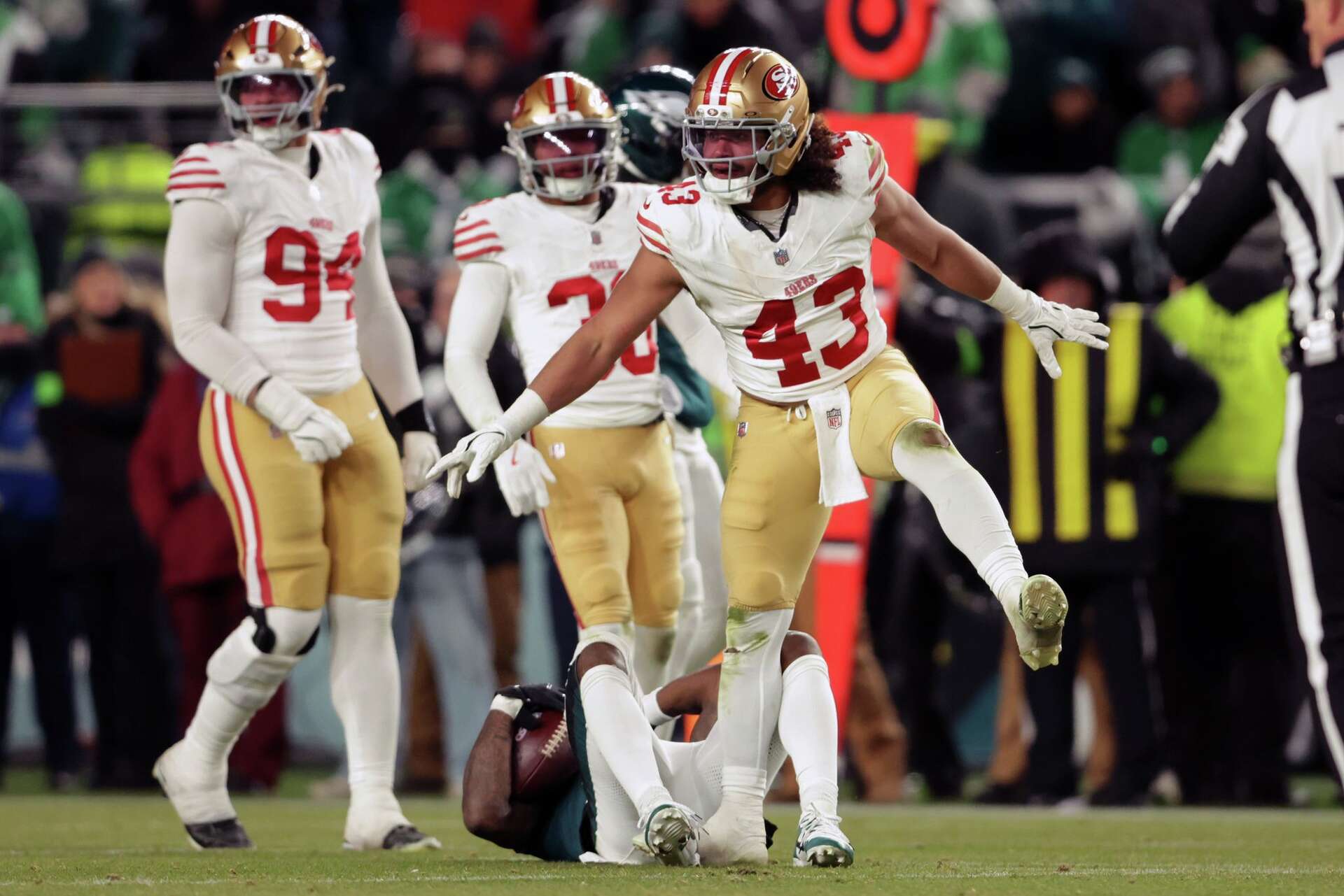 49ers’ improbable win keyed by unlikely stars, preposterous play call