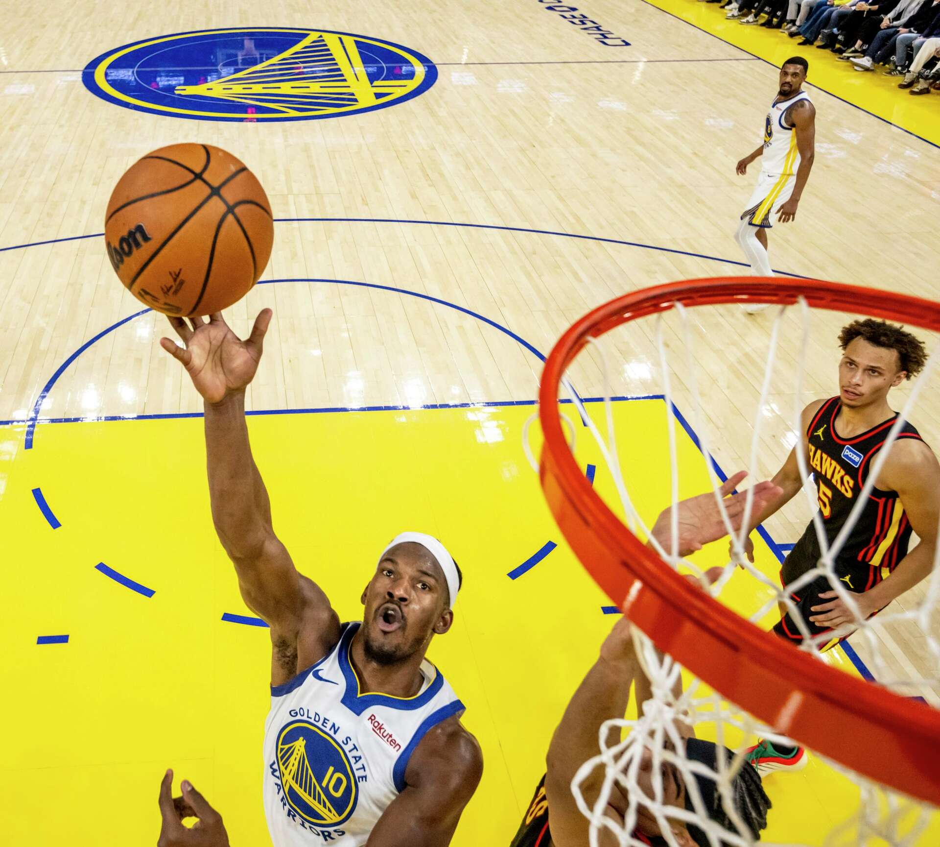 Warriors undone by turnovers, poor 3-point shooting in loss to Hawks