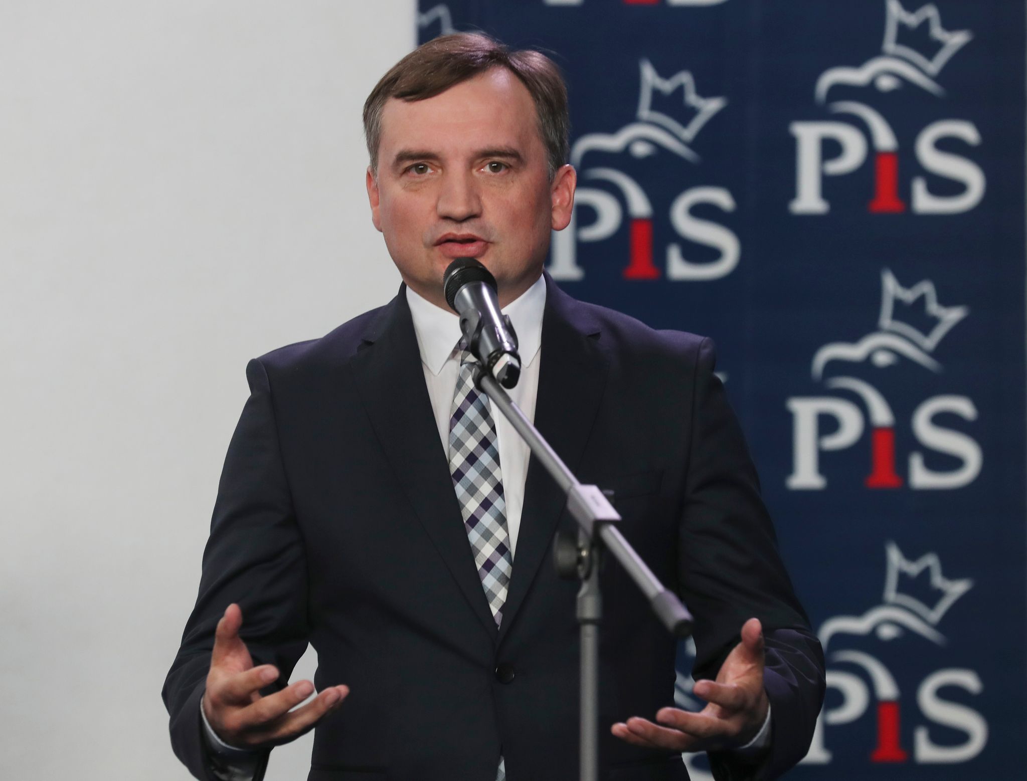 Former Polish justice minister who faces prosecution at home says he's ...