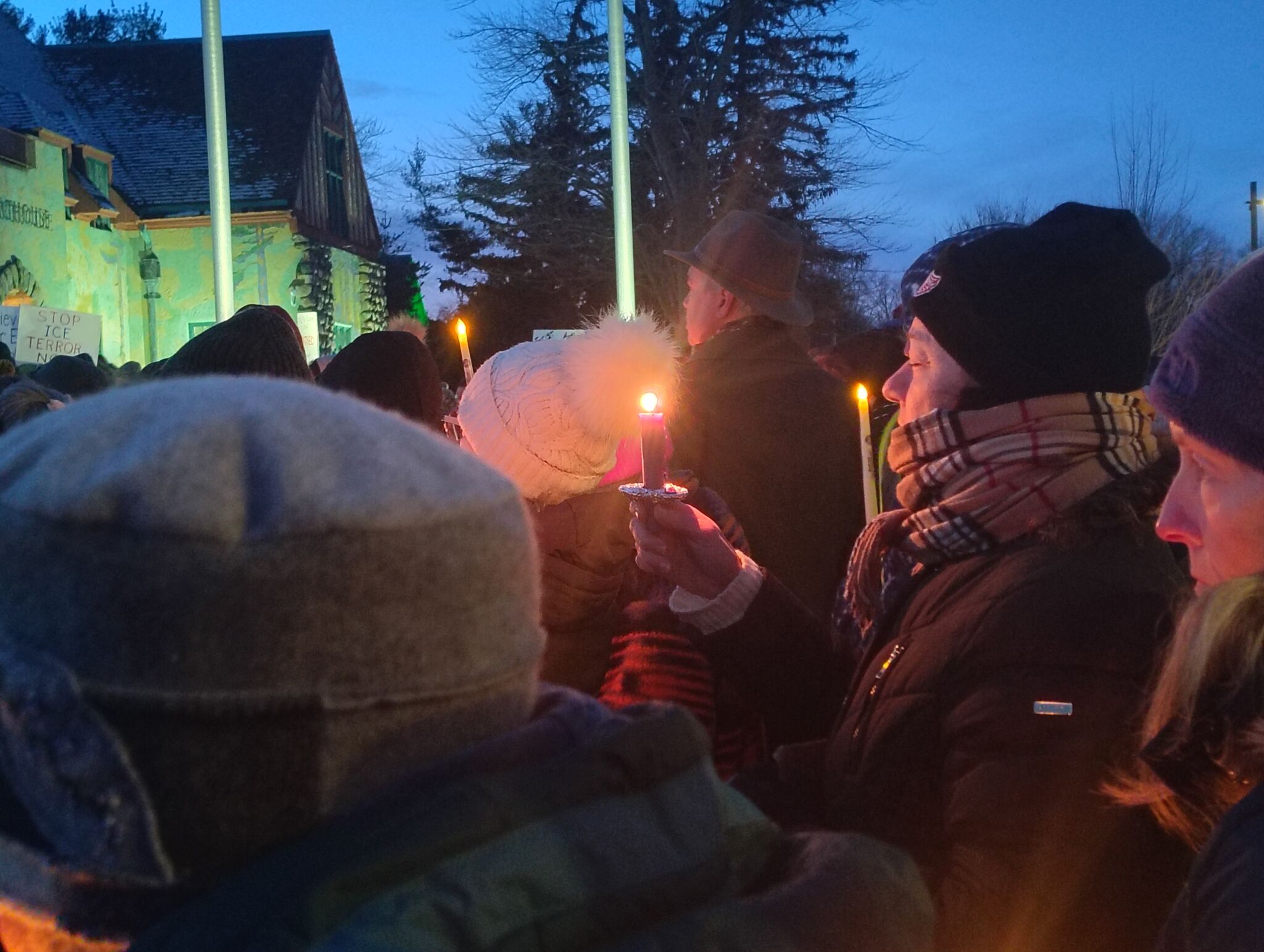 This beef taco recipe from the cookbook 'Plantas' uses salsa for ...