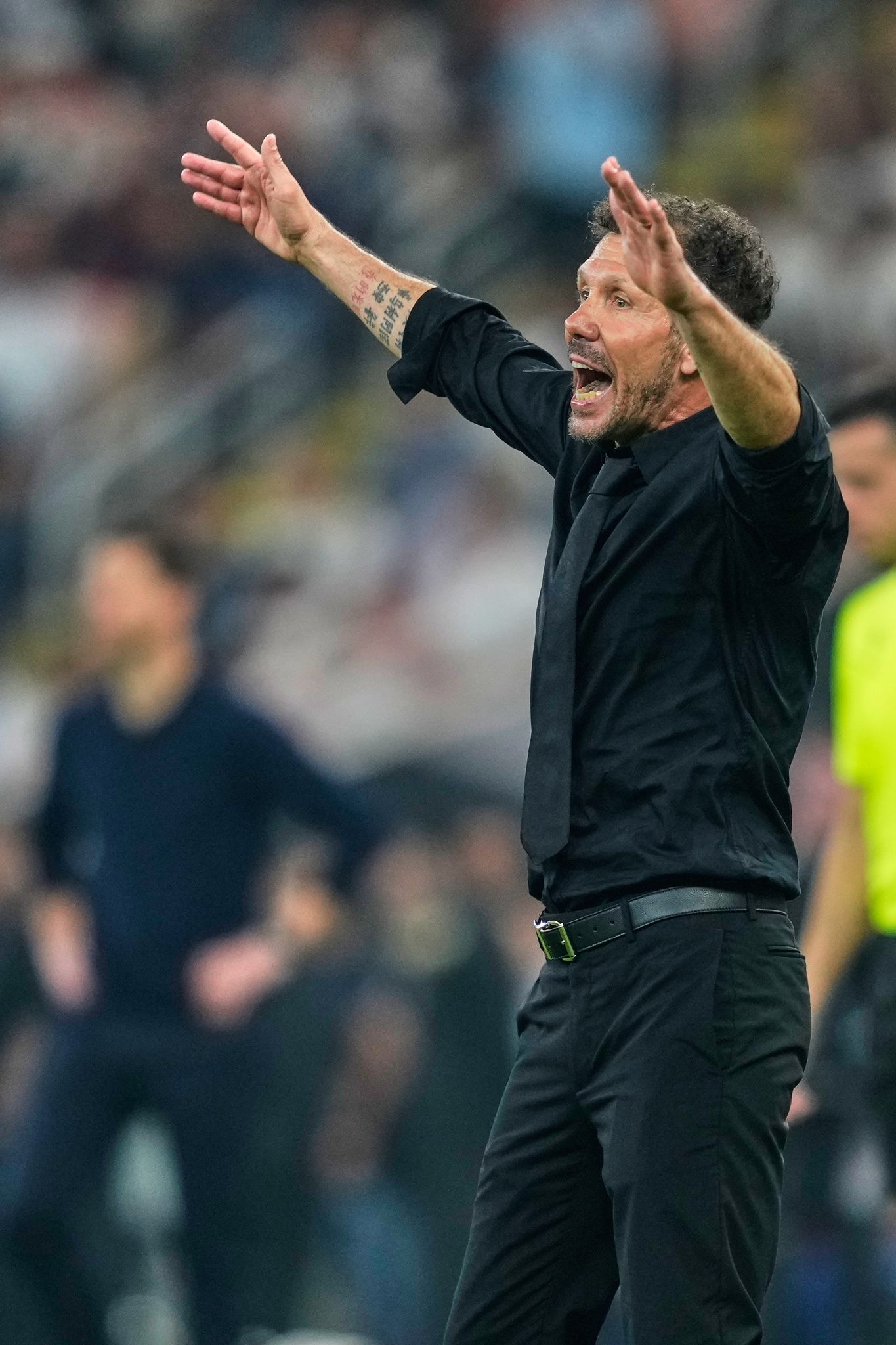 Simeone apologizes to Vinícius and Real Madrid president after heated ...