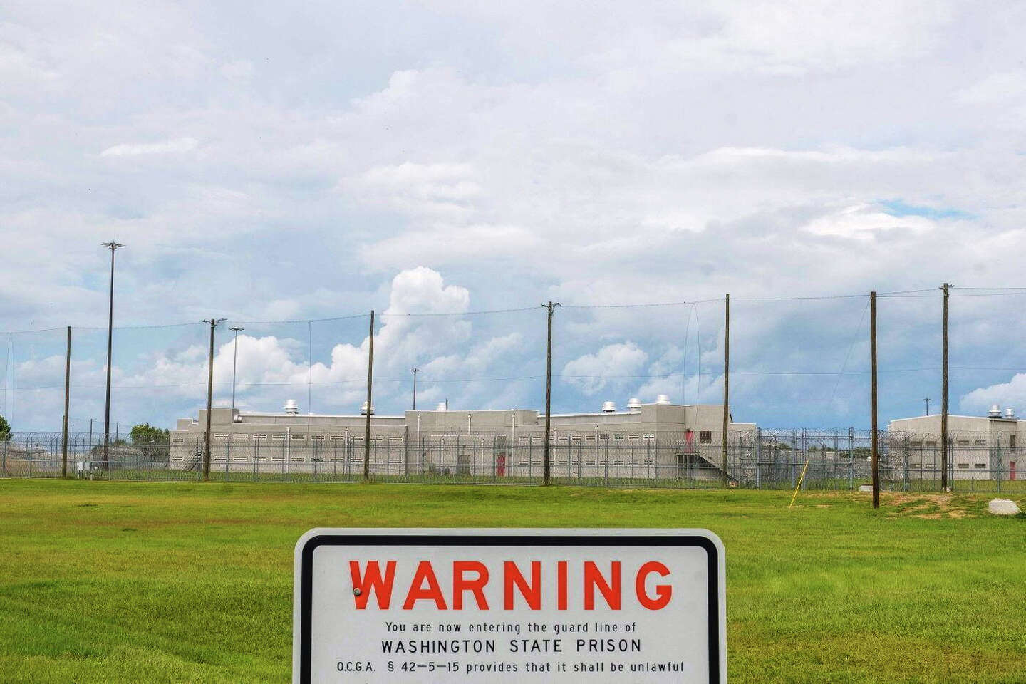 Georgia prison fight kills 3 inmates and injures over a dozen ...