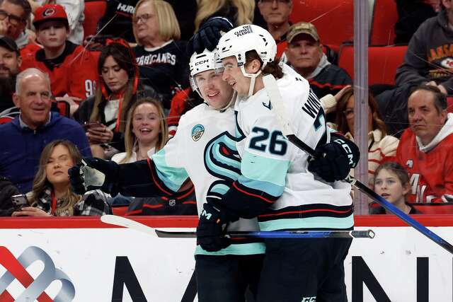 Several teams in contention for Pacific Division that is light in wins