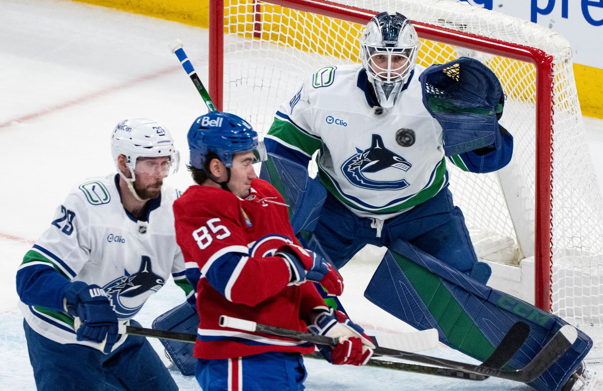 Canadiens defeat Canucks 6-3 with 3-goal outburst in third period