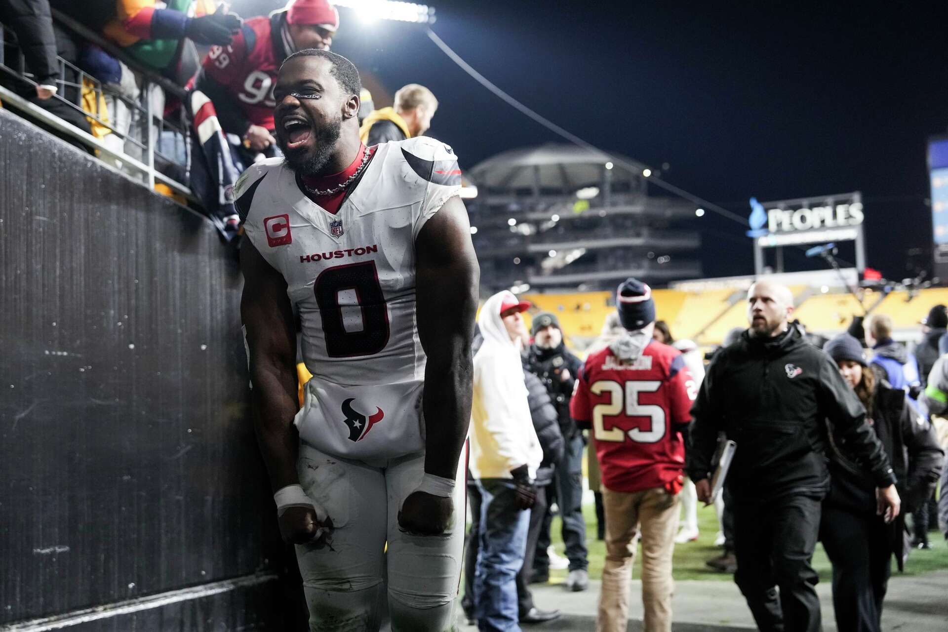 Houston Texans: LB Azeez Al-Shaair has mission to help others