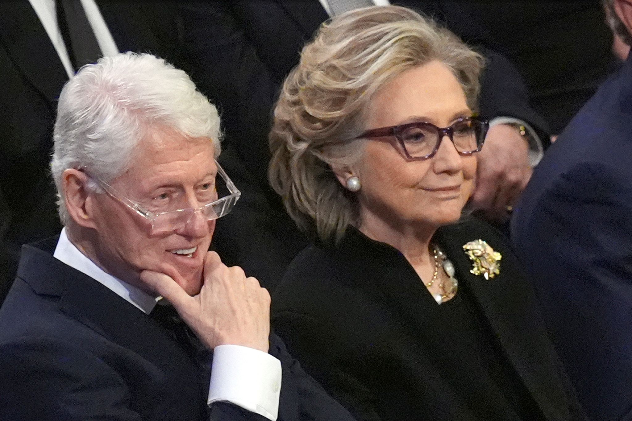 Los Clinton se niegan a testificar en investigación de Epstein ...