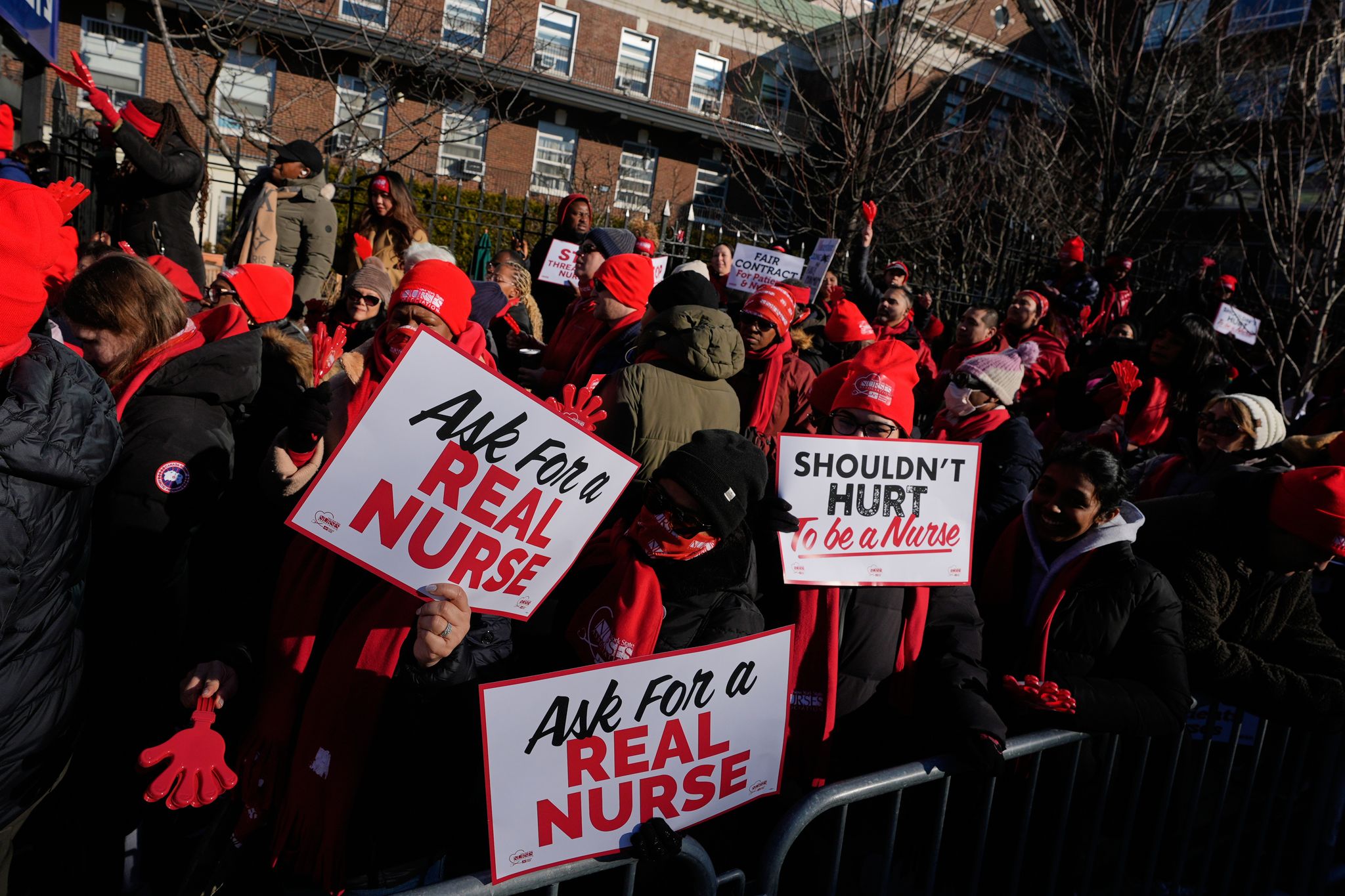 Hospital and nurses fail to negotiate during second day of NYC's ...