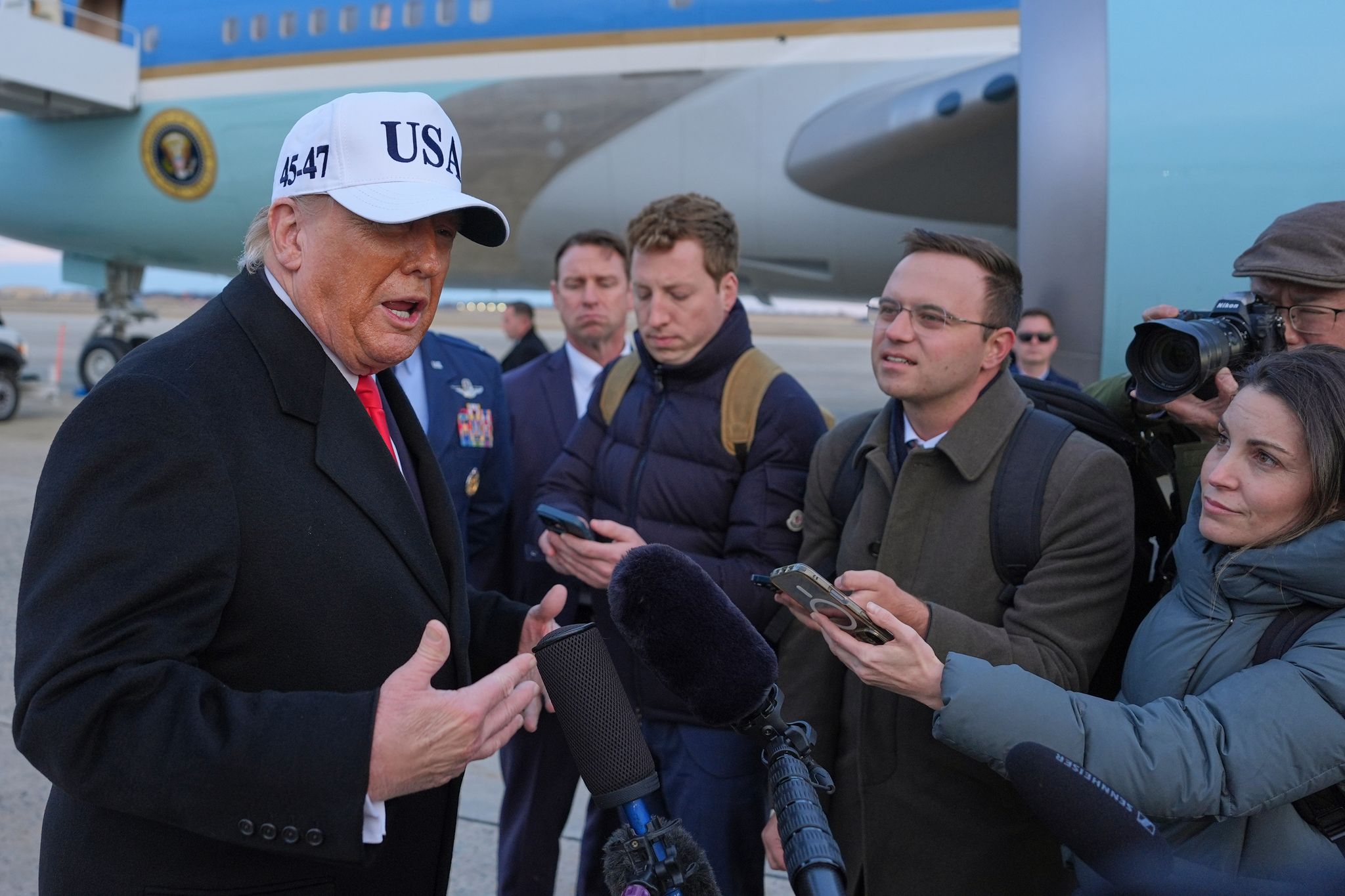 Trump threatens to halt federal money next month not only to sanctuary ...