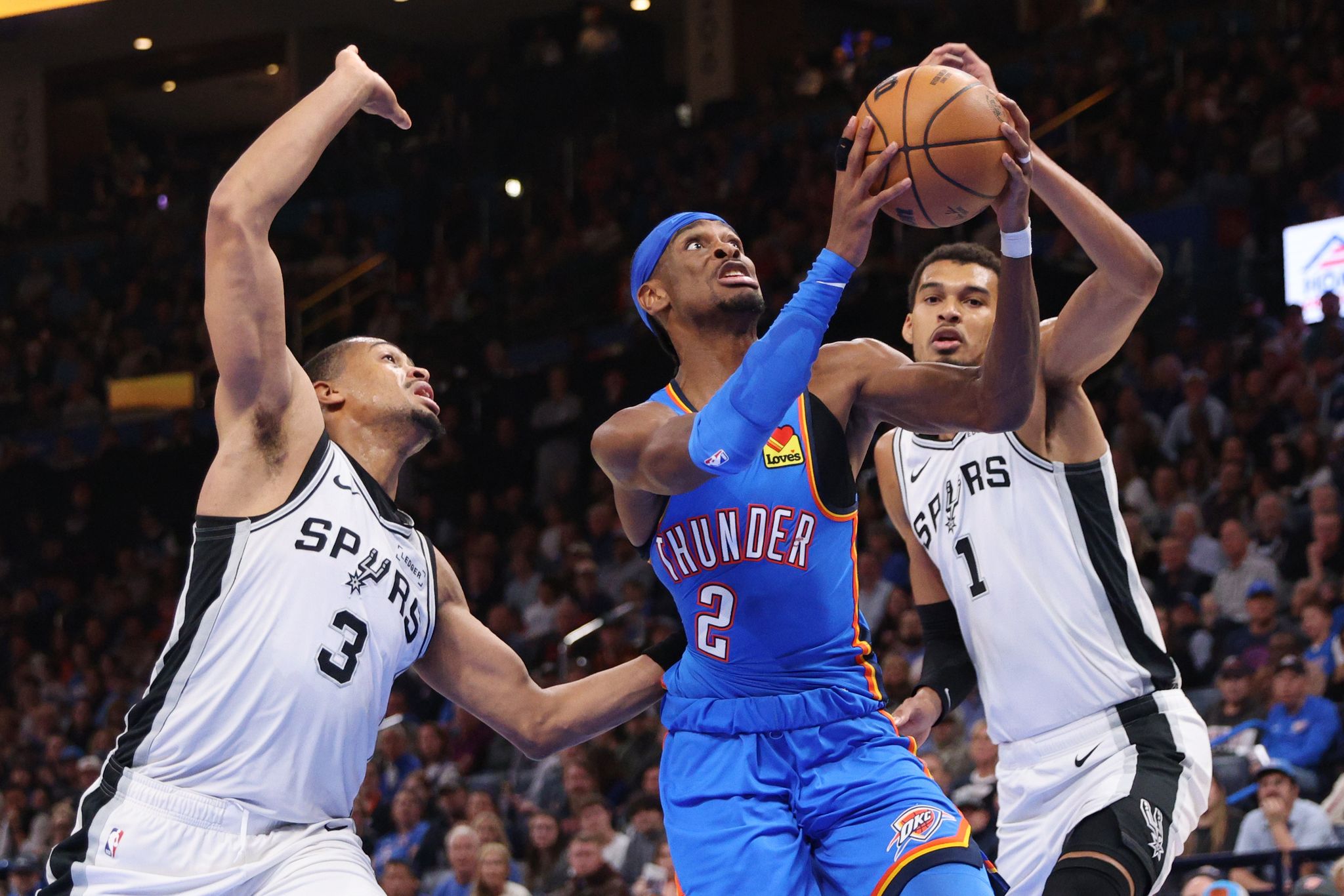 Gilgeous-Alexander anota 34 puntos y Thunder vence a Spurs por 1ra vez ...