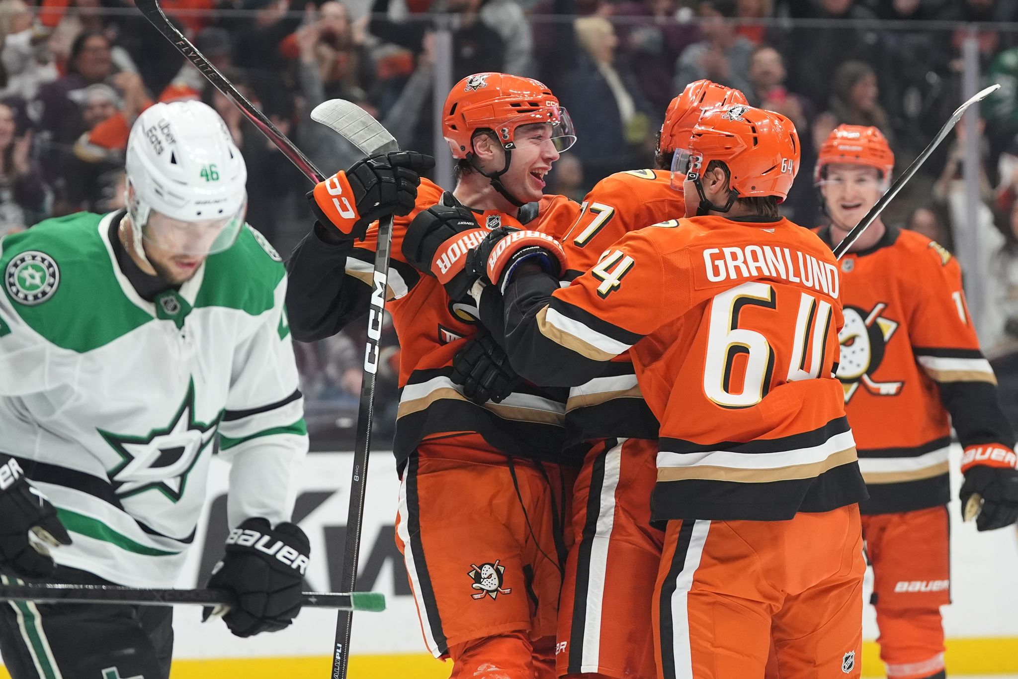 Lukas Dostal has 24 saves as Ducks beat Stars 3-1 to snap nine-game skid