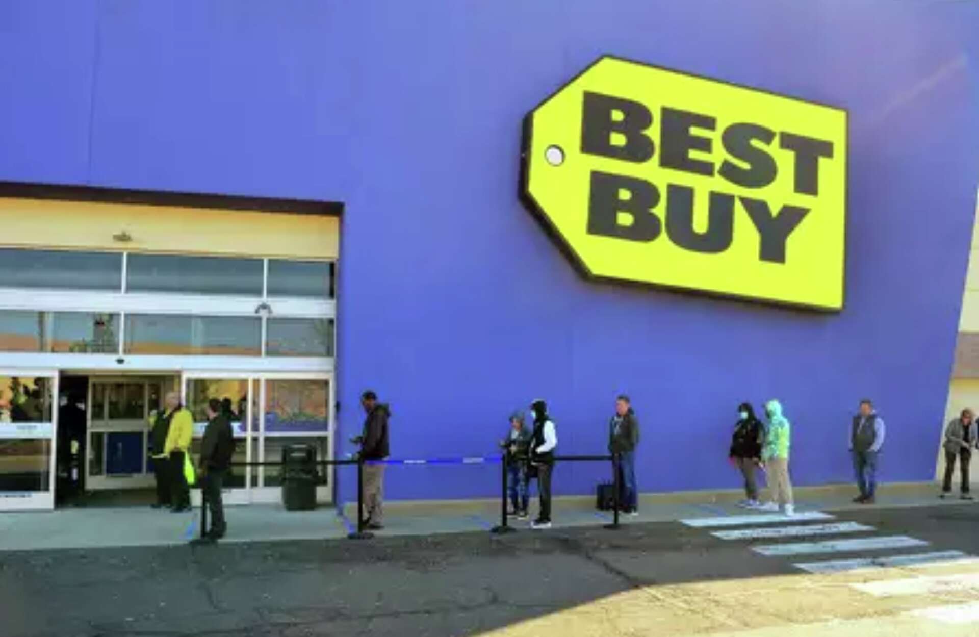 Electronics retailer Best Buy plans to open Waterbury store