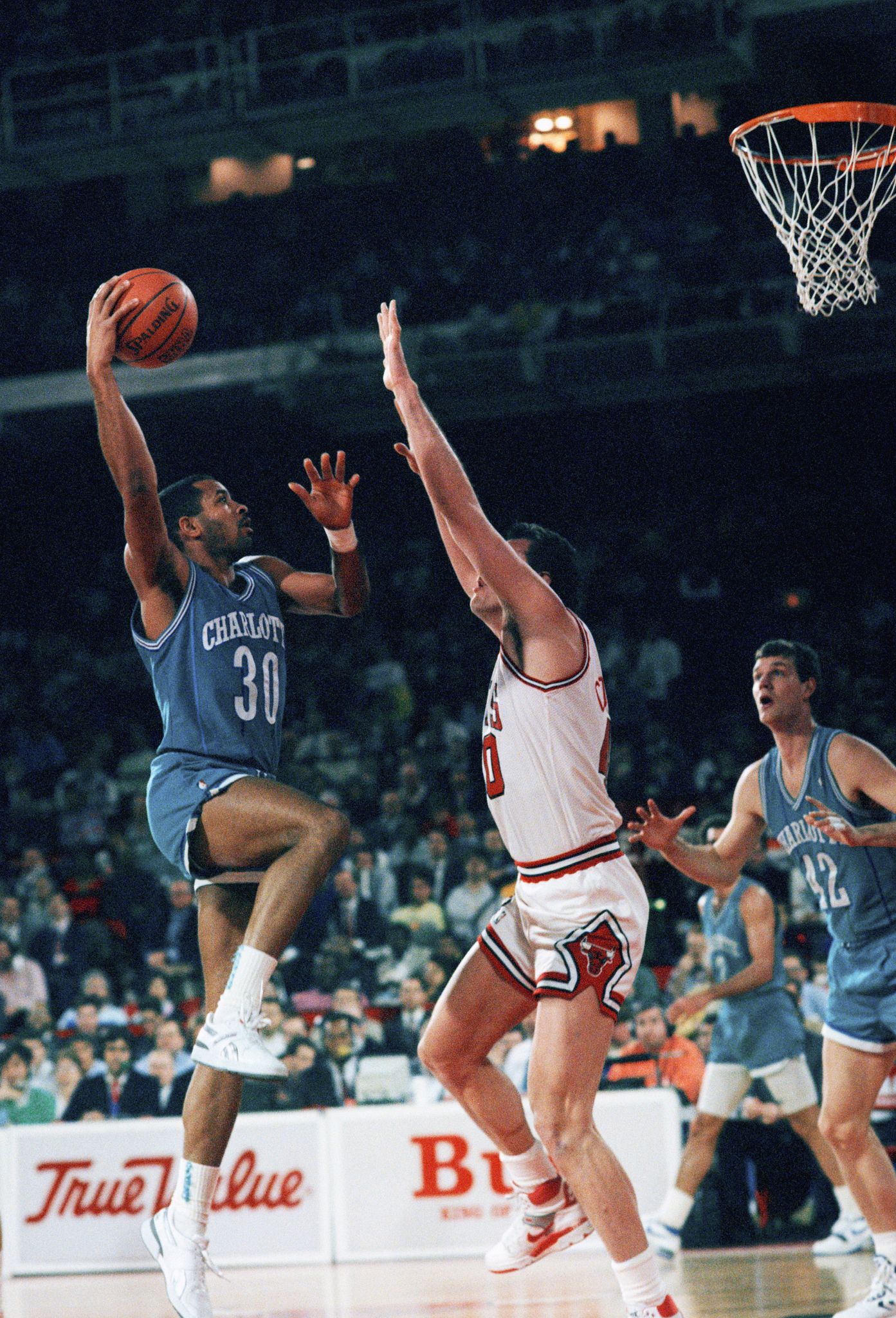 Dell Curry finally getting his No. 30 jersey retired by Charlotte